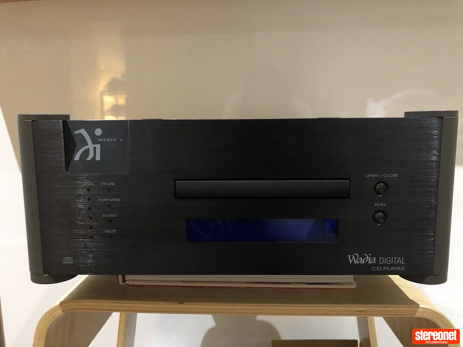 Wadia 6CD Player - CD/SACD Players & Transport - StereoNET
