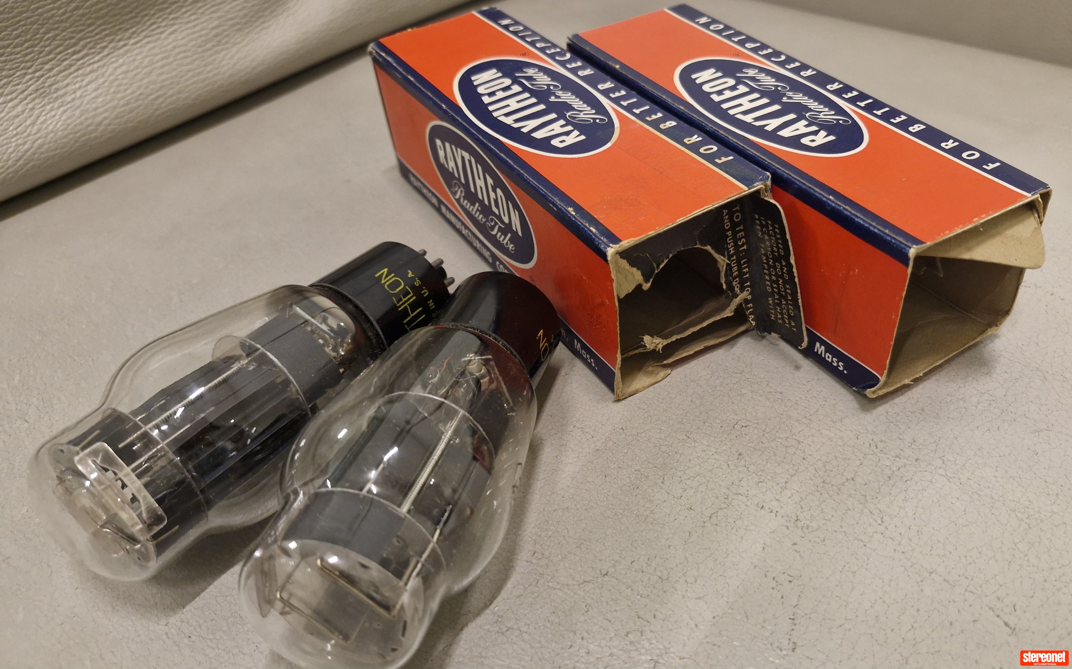 Raytheon 6AS7 Valves/Tubes - Valves / Tubes - StereoNET