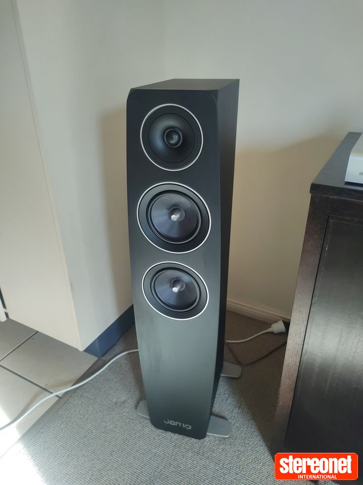 Jamo C95 Floorstanding Loudspeakers - Floorstanders & Large Monitors - StereoNET