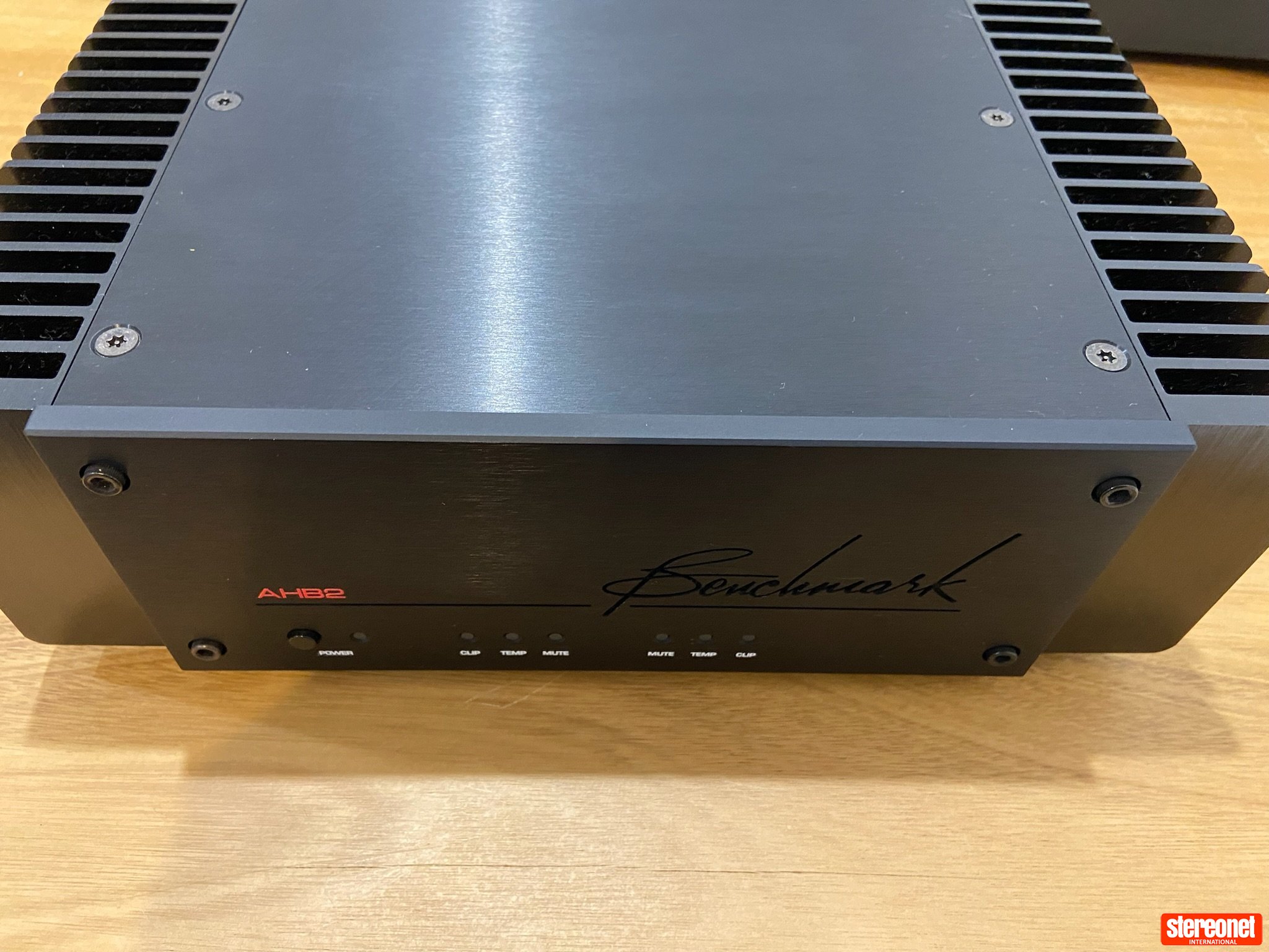Benchmark Media Systems AHB2 Power Amplifier - Power Amplifiers - StereoNET