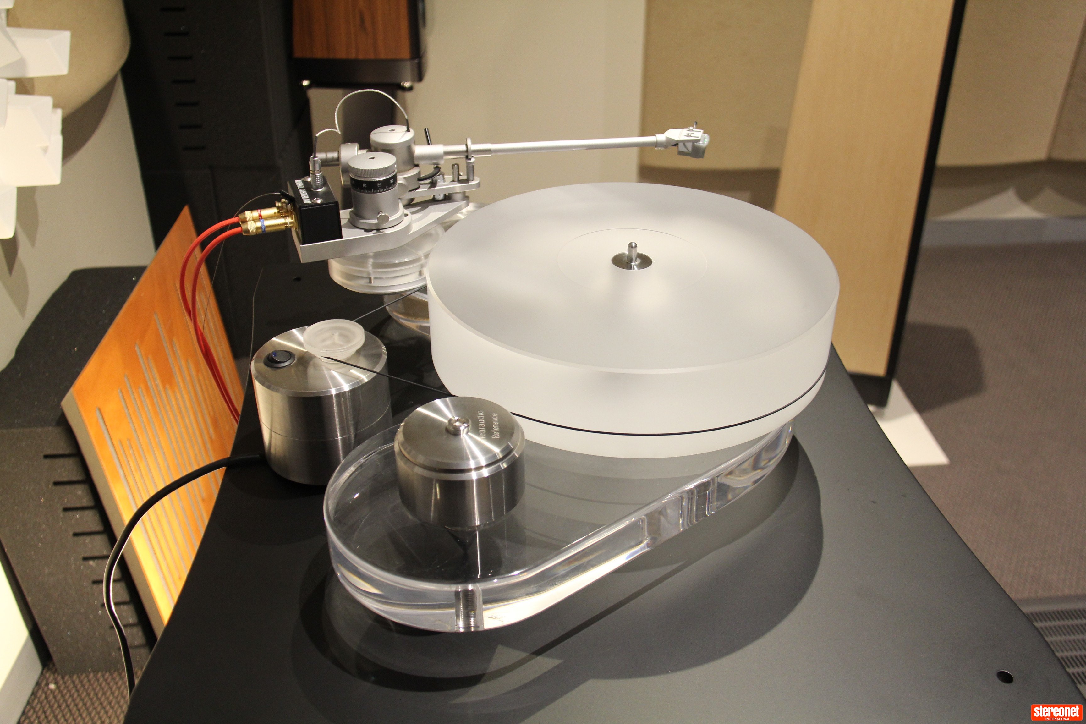 Clearaudio Reference Turntable - Turntables & Record Players - StereoNET
