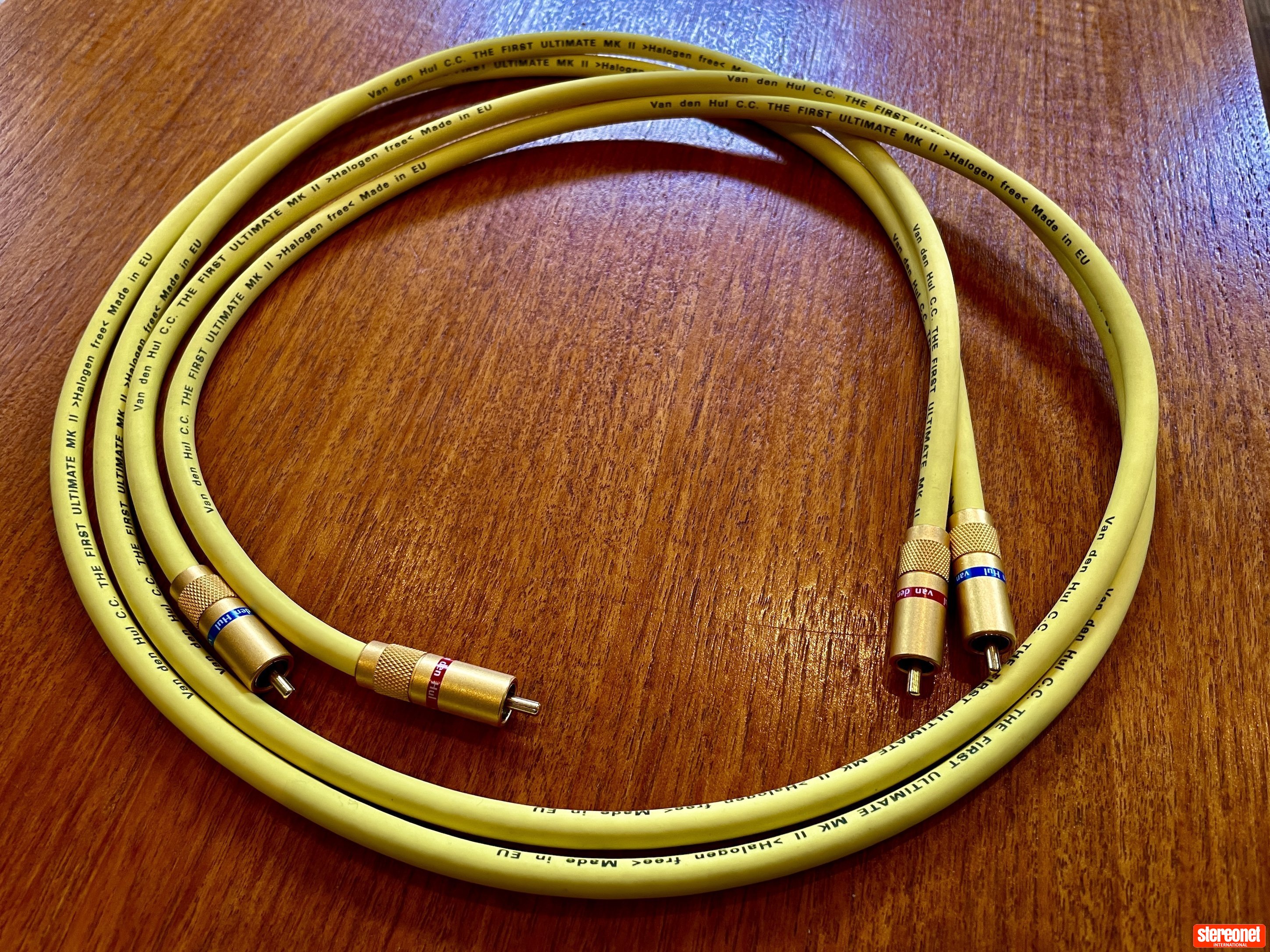 Van Den Hul MkII - 1.5m Interconnect Cables (RCA) - Interconnects ...