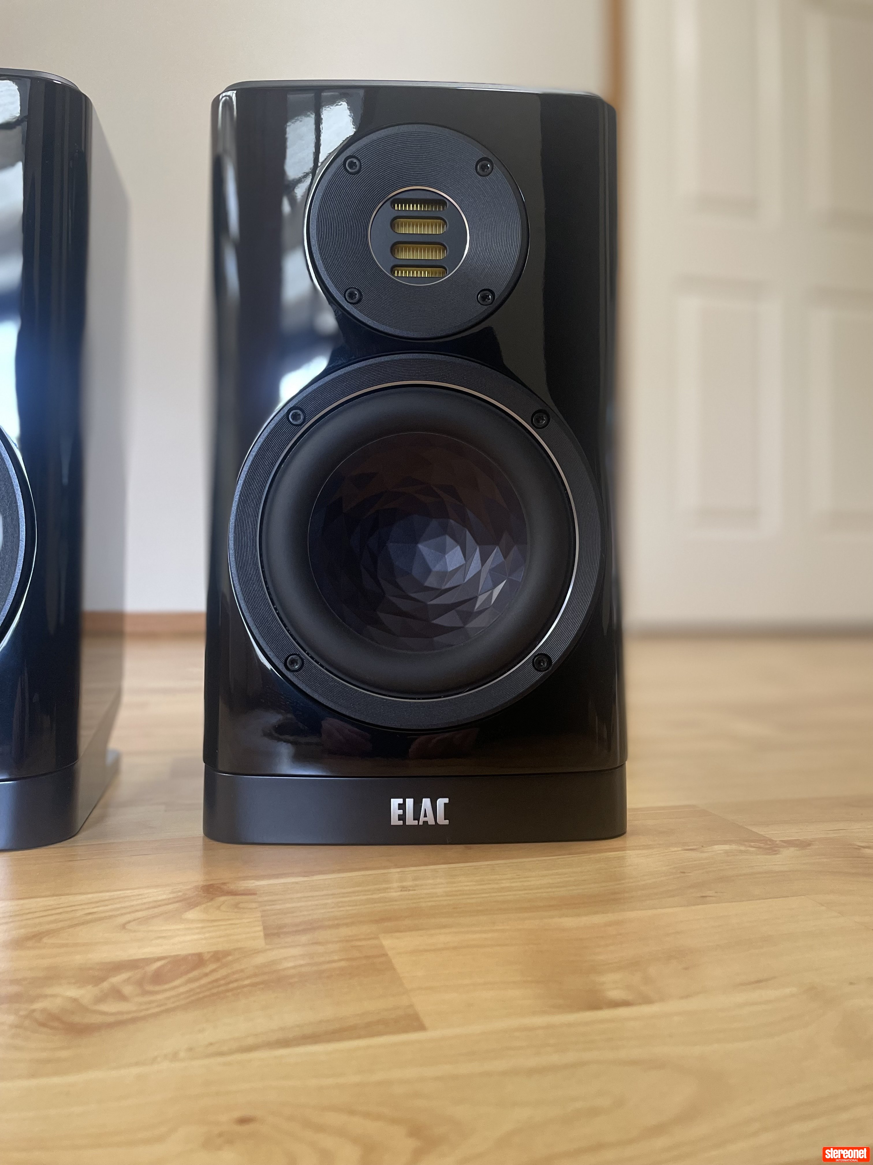 ELAC Vela BS403 Bookshelf Loudspeakers |﻿ Bookshelf & Small Monitors