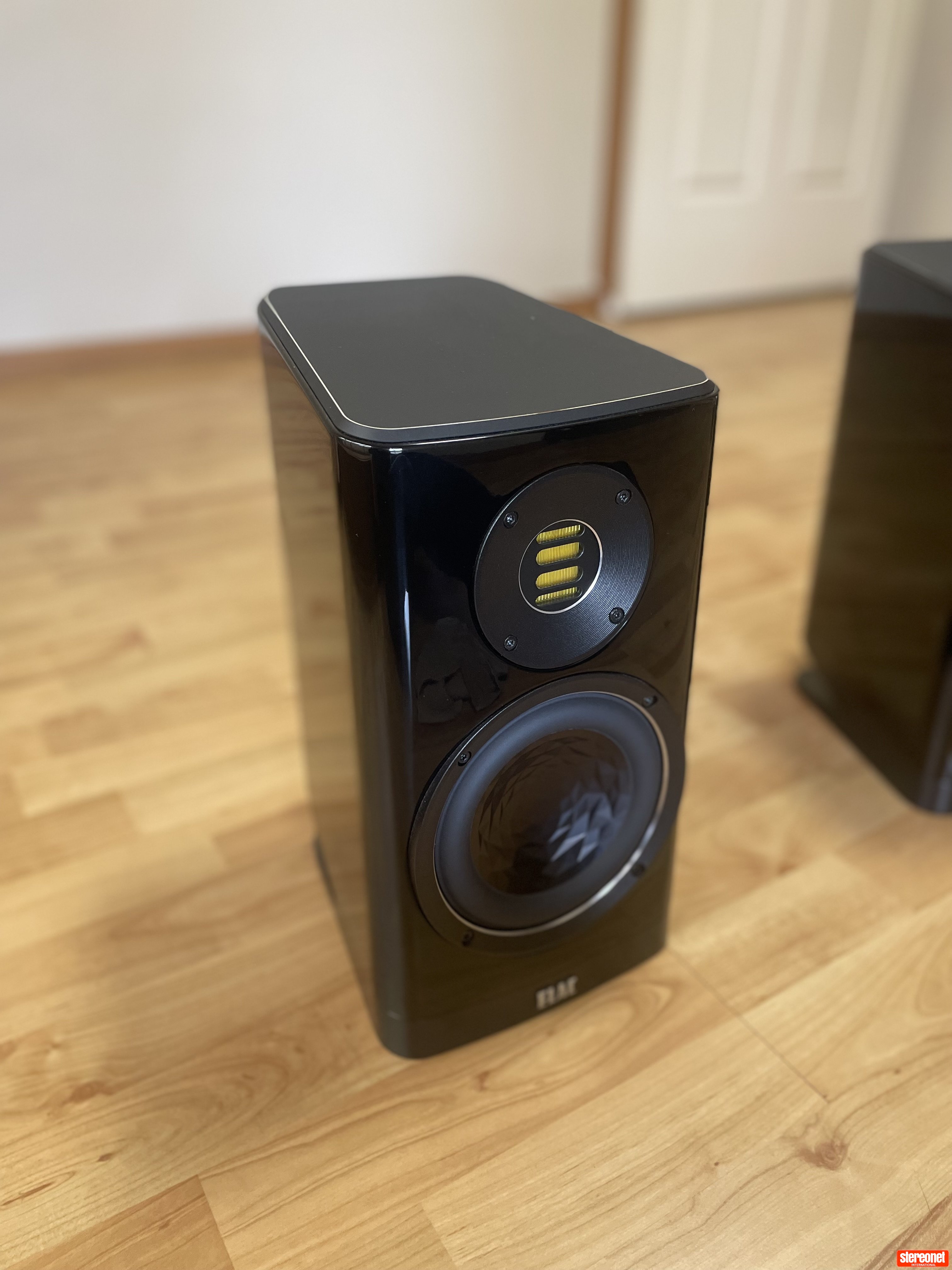 ELAC Vela BS403 Bookshelf Loudspeakers |﻿ Bookshelf & Small Monitors