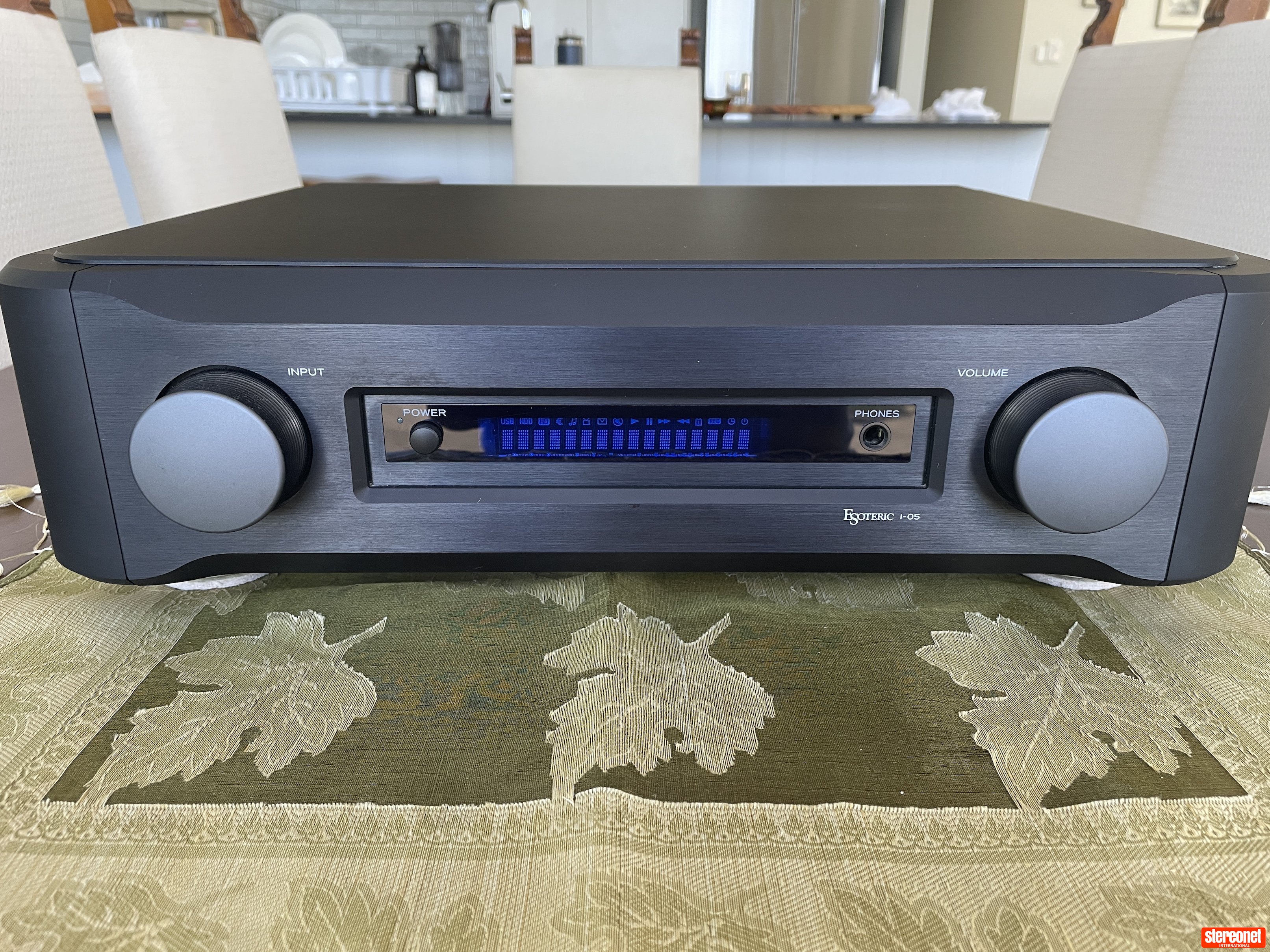 Esoteric I-05 Integrated Amplifier (Solid State) - Integrated ...