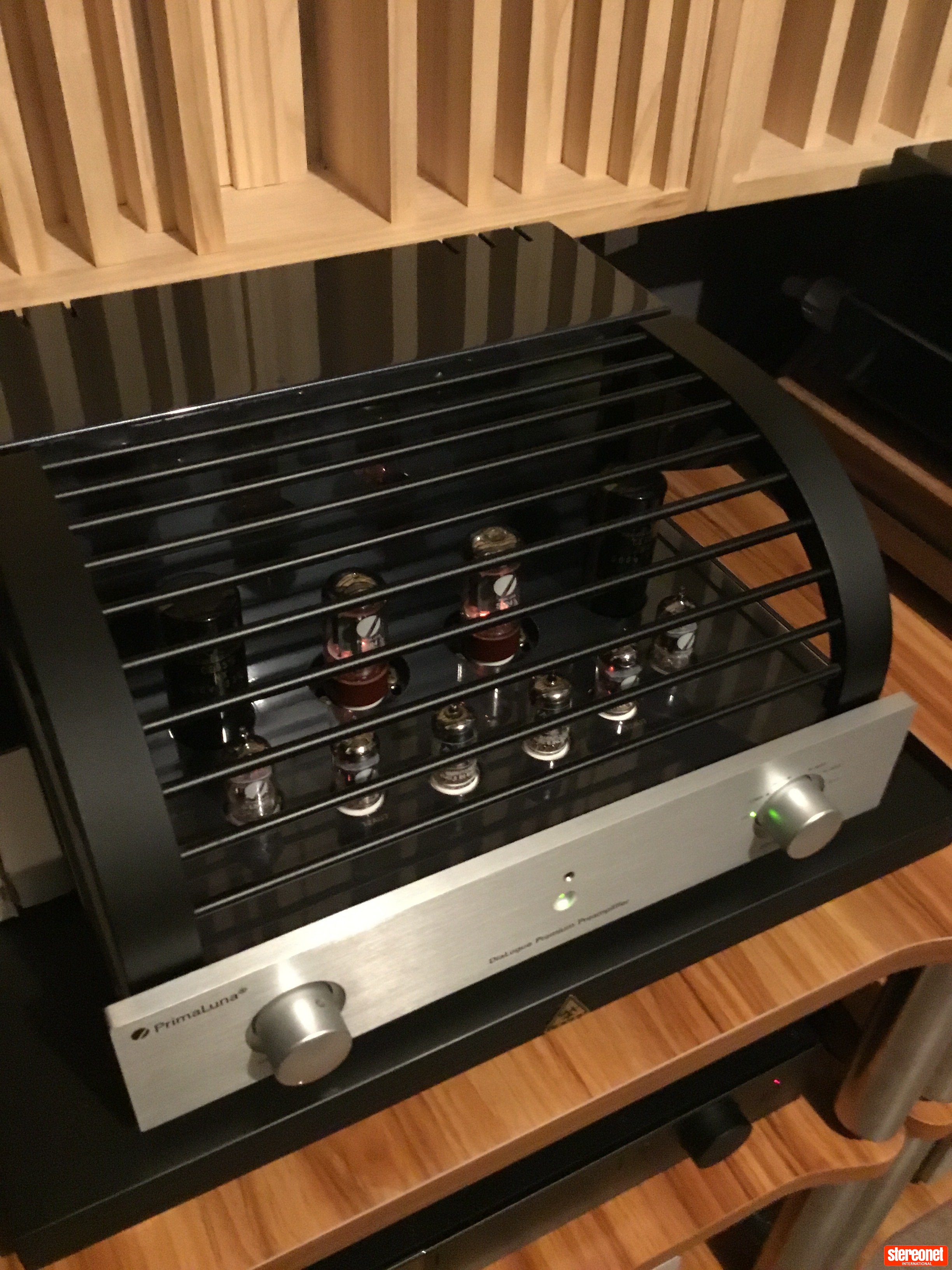 PrimaLuna Dialogue premium Pre Amplifier - Pre Amplifiers - StereoNET