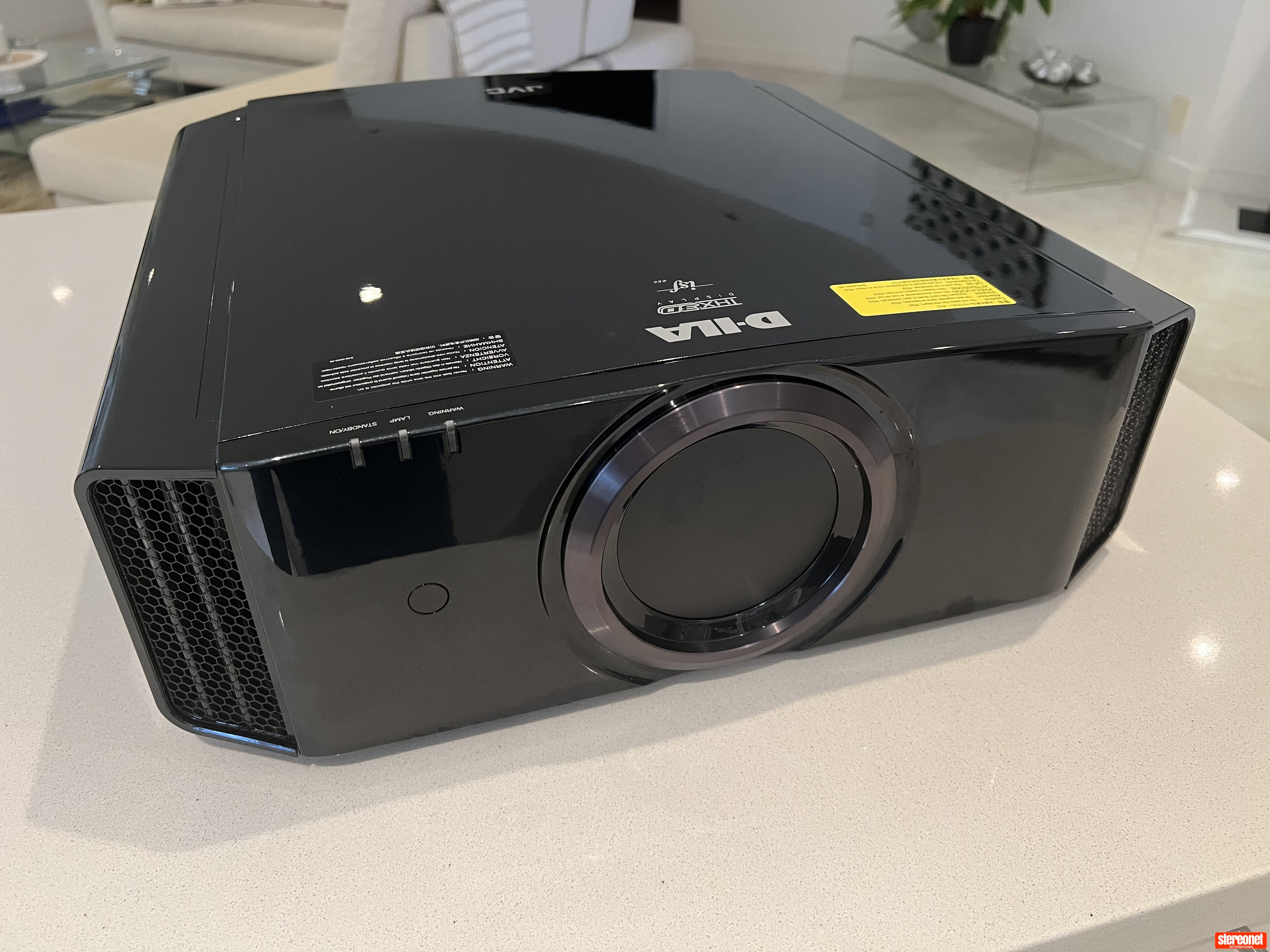 JVC DLA-X9900 Projector - Projectors & Screens - StereoNET