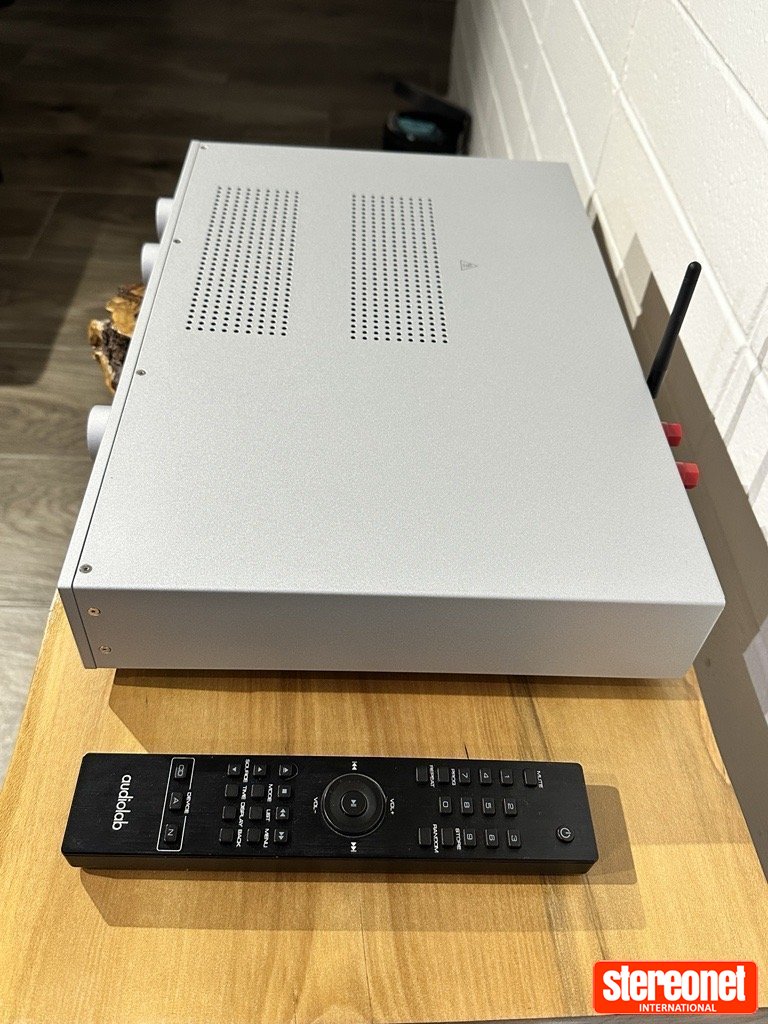 Audiolab 7000A Integrated Amplifier (Solid State) - Integrated ...