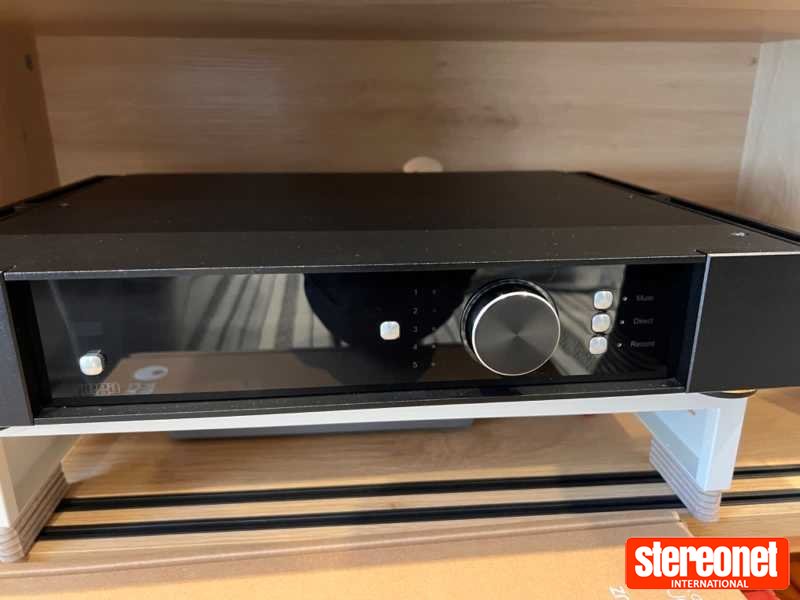 Rega Elicit R Integrated Amplifier (Solid State) - Integrated ...