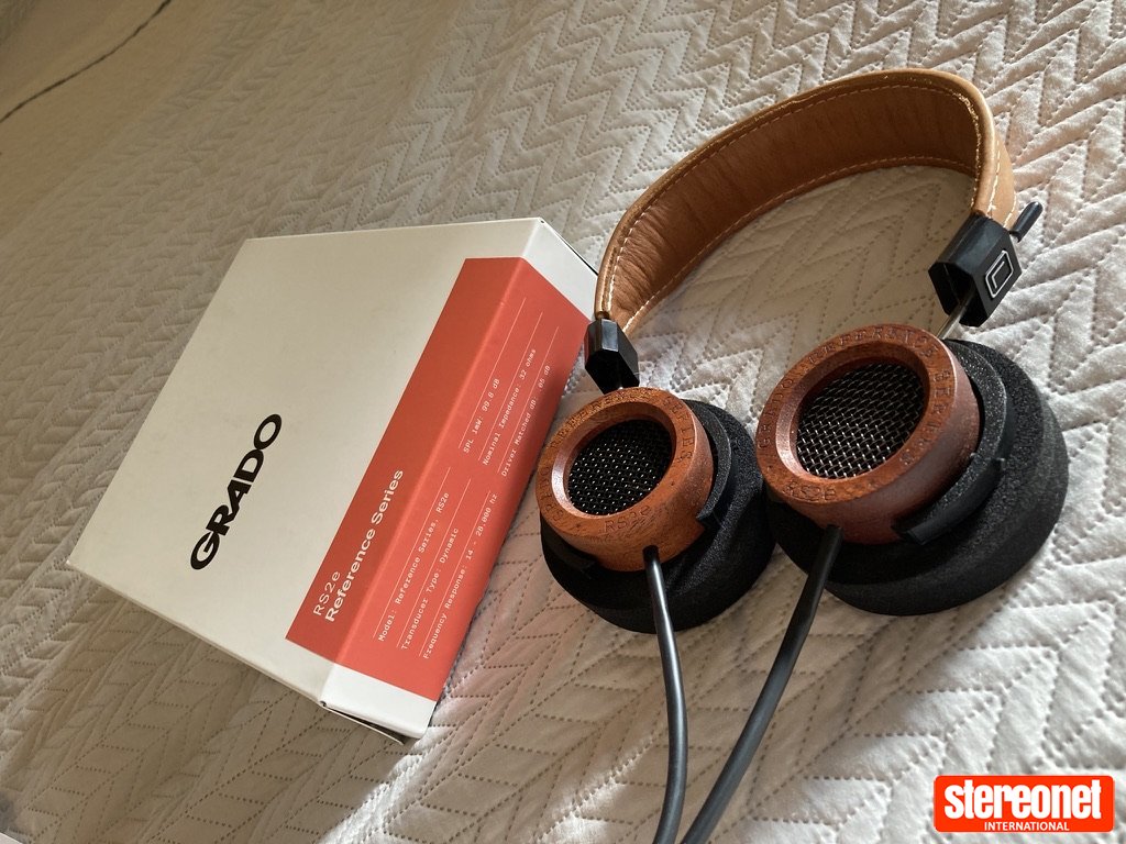 Grado RS2e Headphones - Over/On Ear |﻿ Headphones (Over/On Ear)
