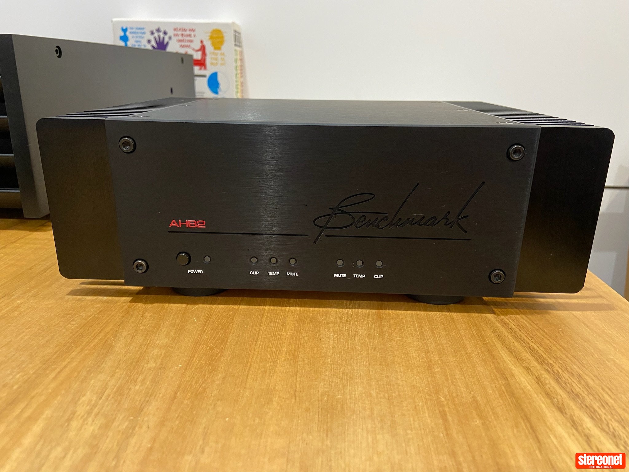 Benchmark Media Systems AHB2 Power Amplifier - Power Amplifiers - StereoNET