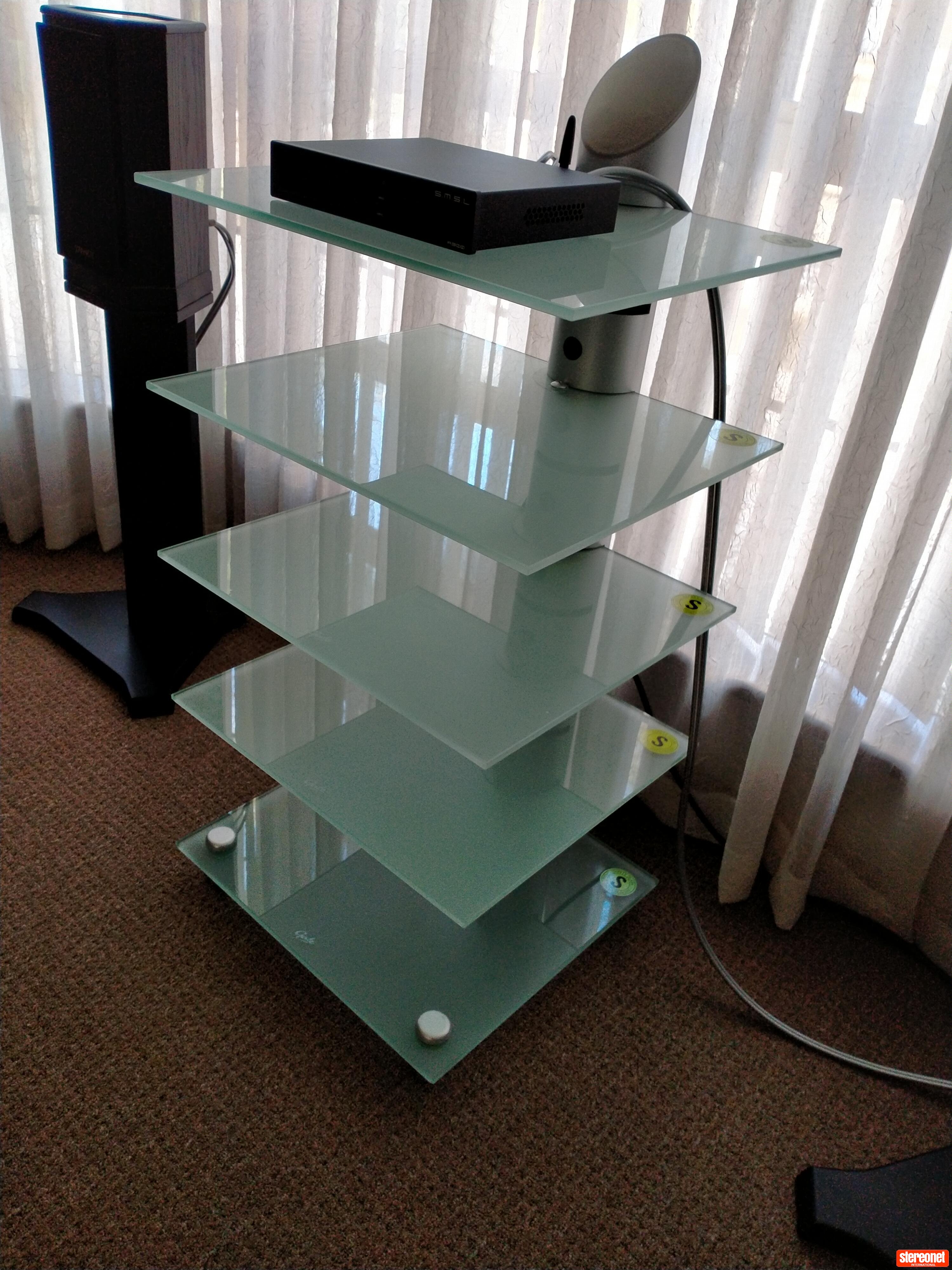 Gale Vetro 5 AV Rack / Cabinet - Racks & Cabinets - StereoNET