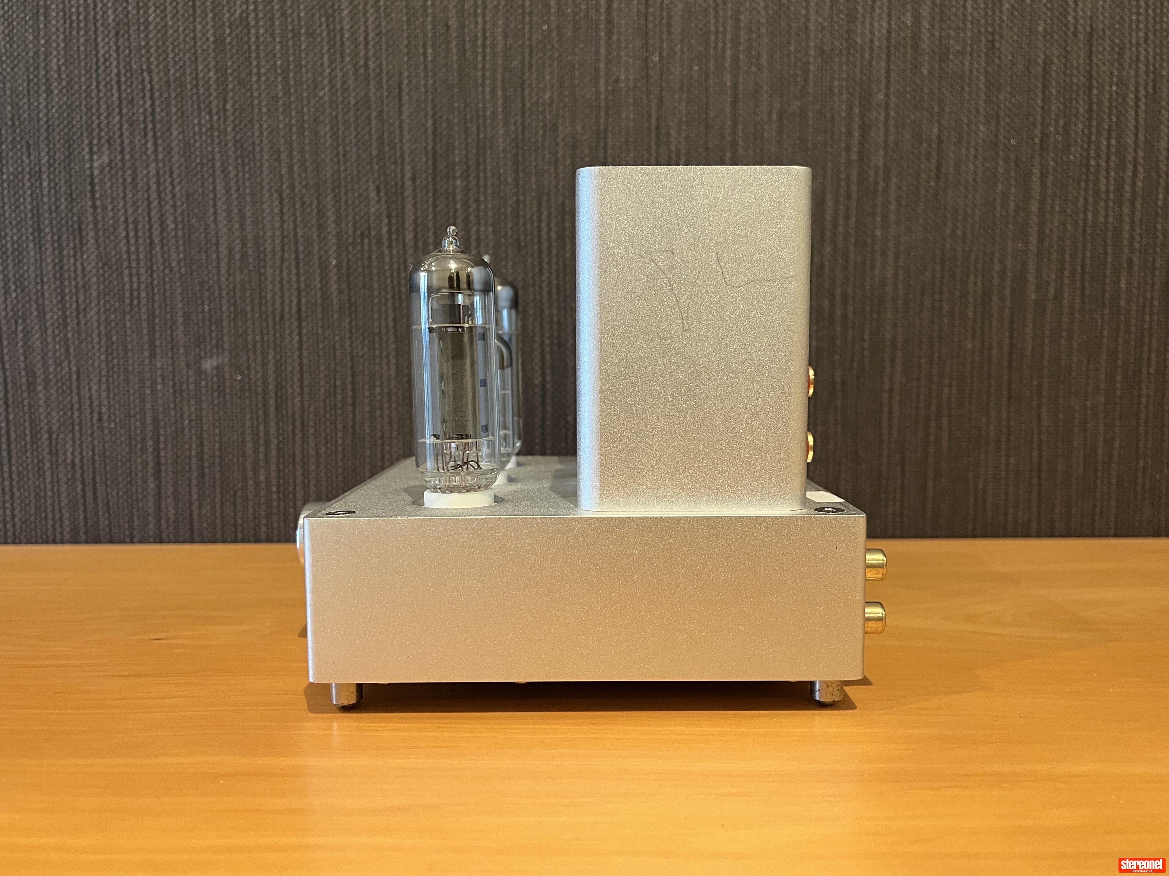 Miniwatt N3 Integrated Amplifier (Valve) - Integrated Amplifiers ...
