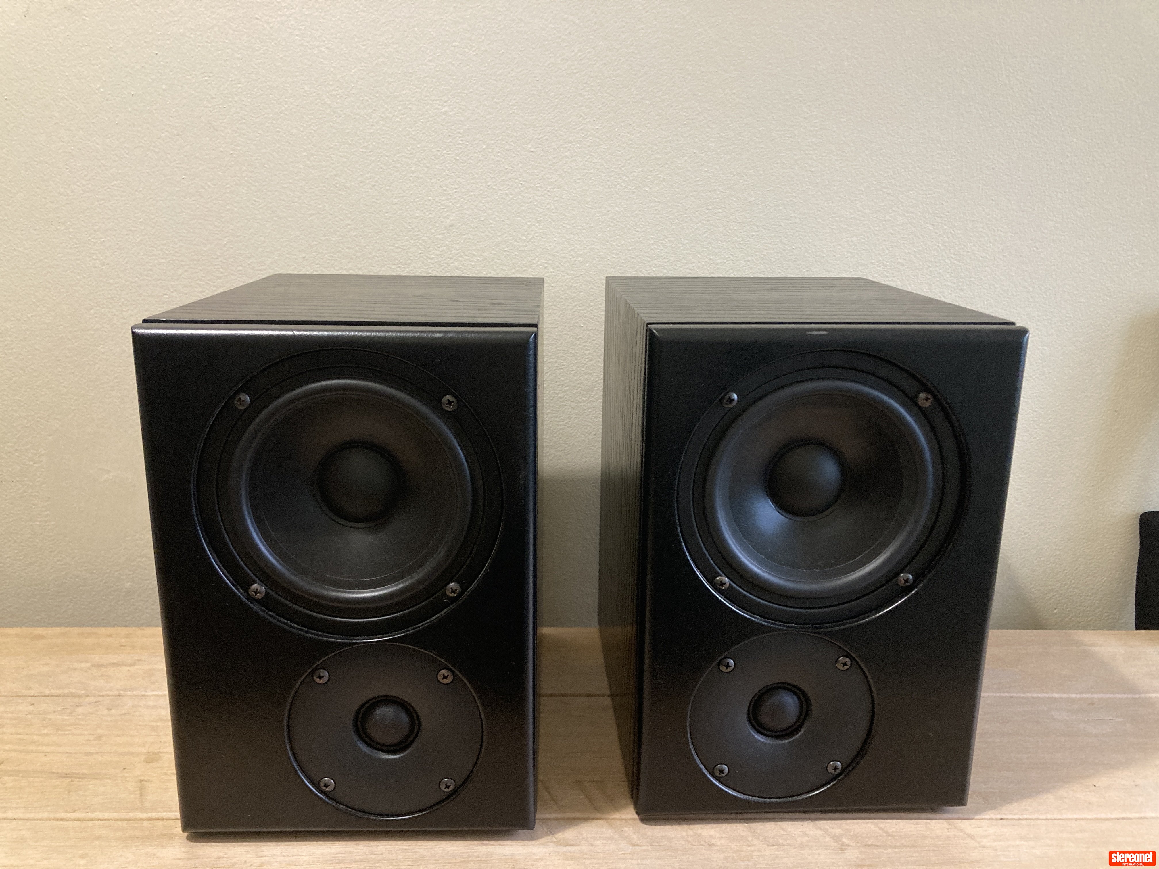 Legend Acoustics Joey Bookshelf Loudspeakers - Bookshelf & Small ...