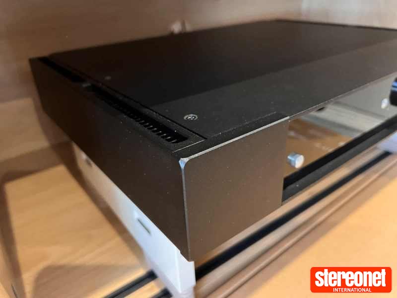 Rega Elicit R Integrated Amplifier (Solid State) - Integrated ...