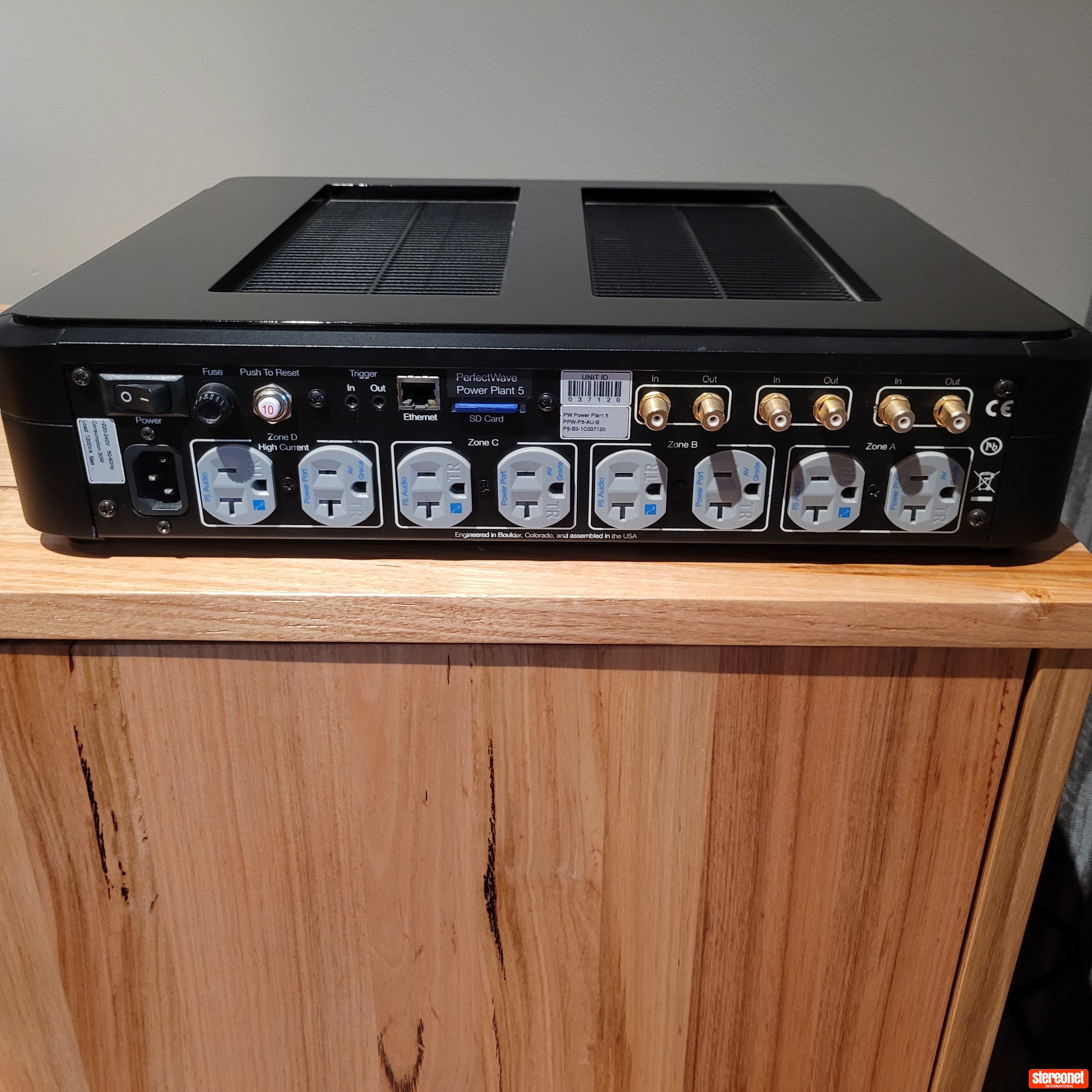 PS Audio Perfectwave powerplant 5 Power Regenerator - Power Filtering ...