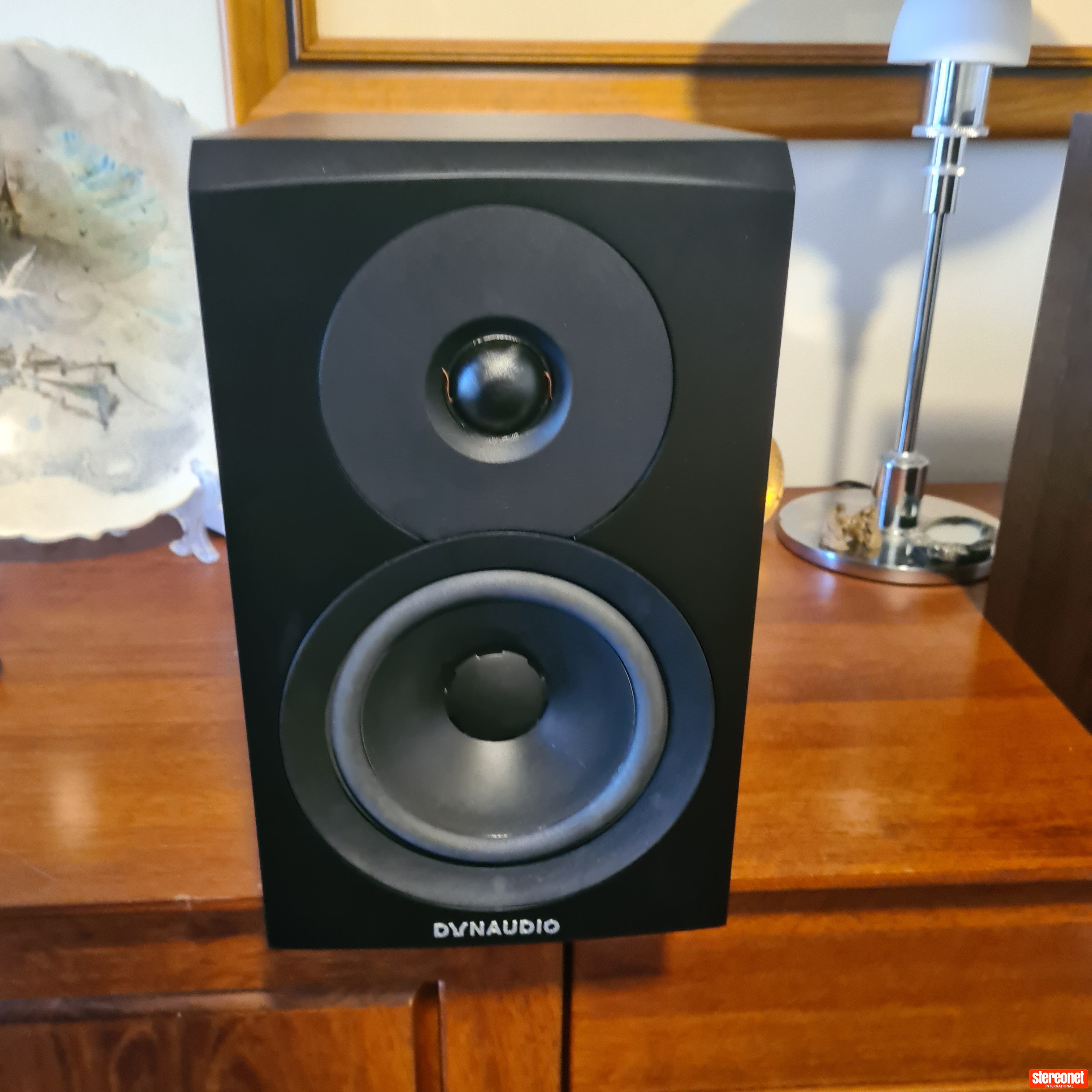 Dynaudio Emit 10 Bookshelf Loudspeakers - Bookshelf & Small Monitors - StereoNET