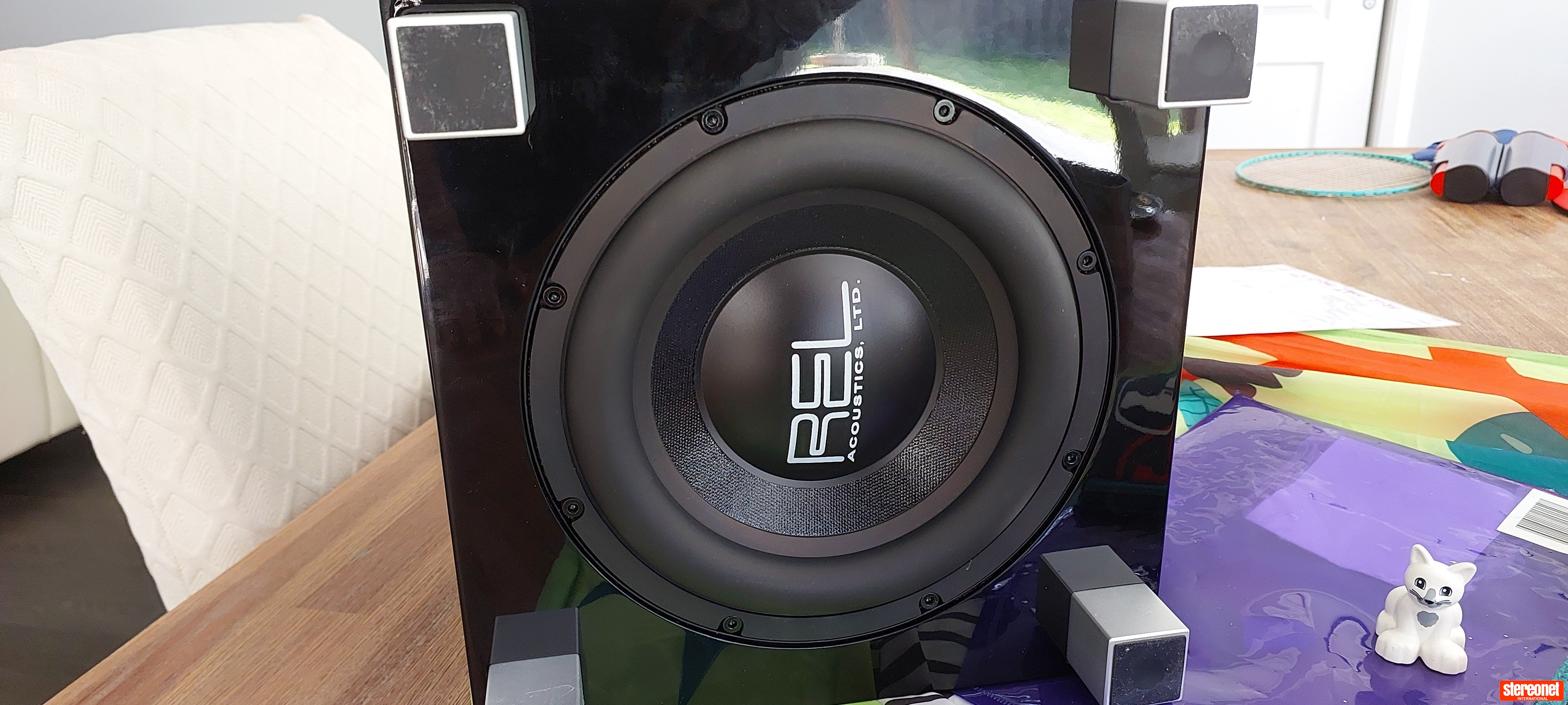 REL Acoustics T5 Subwoofer (Active / Powered) - Subwoofers - StereoNET