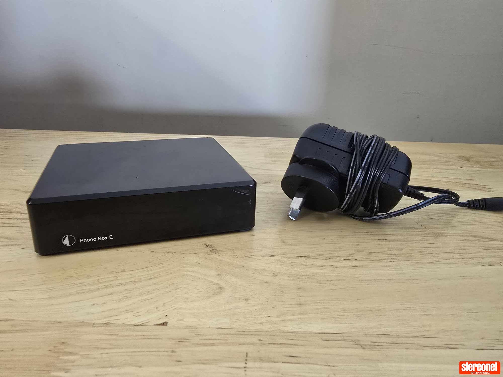 Pro-Ject Phono Box E Phono Preamplifier - Phono Amplifiers - StereoNET
