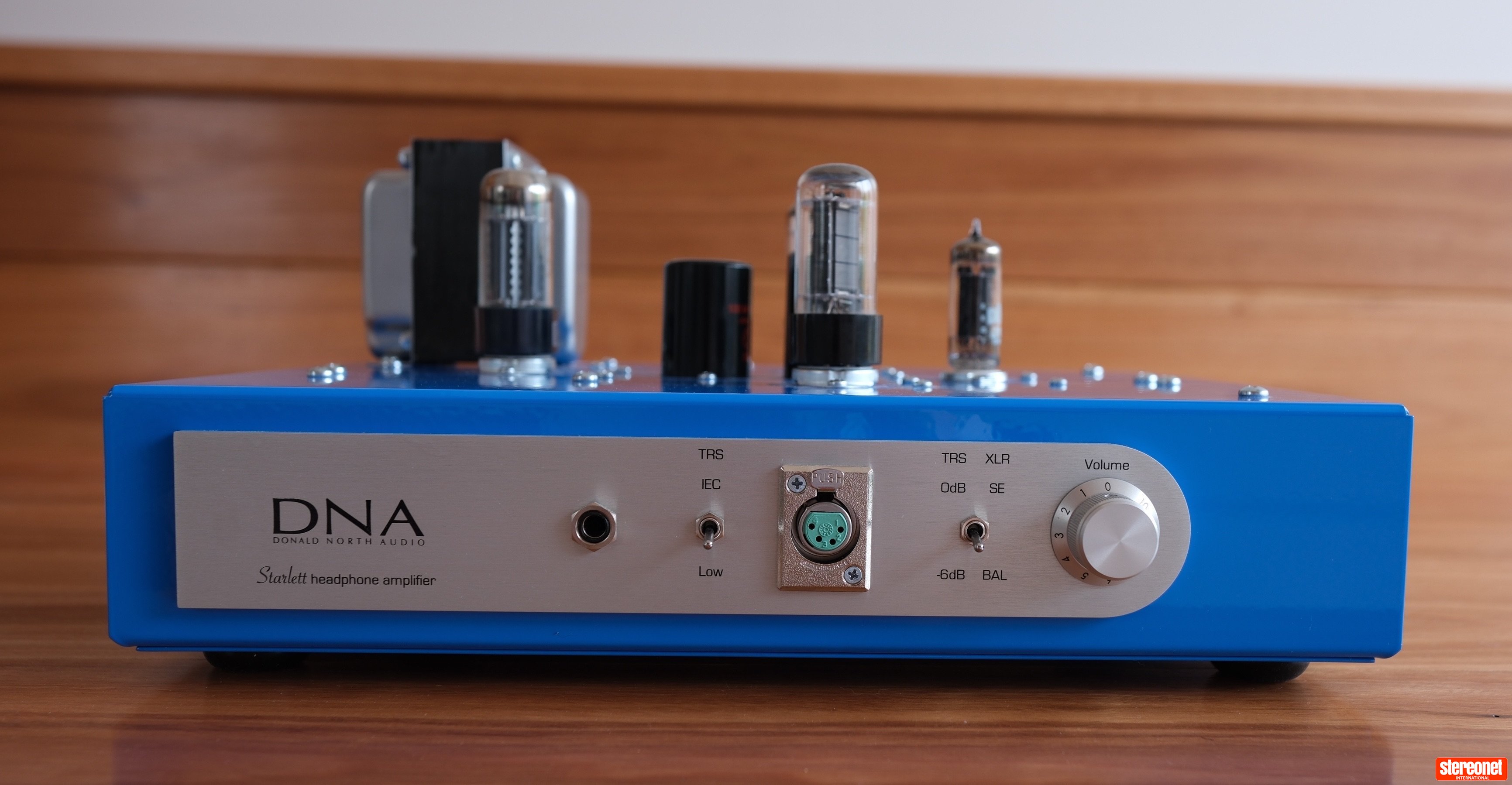 DNA Starlett Headphone Amplifier - Headphone Amps & DACs - StereoNET
