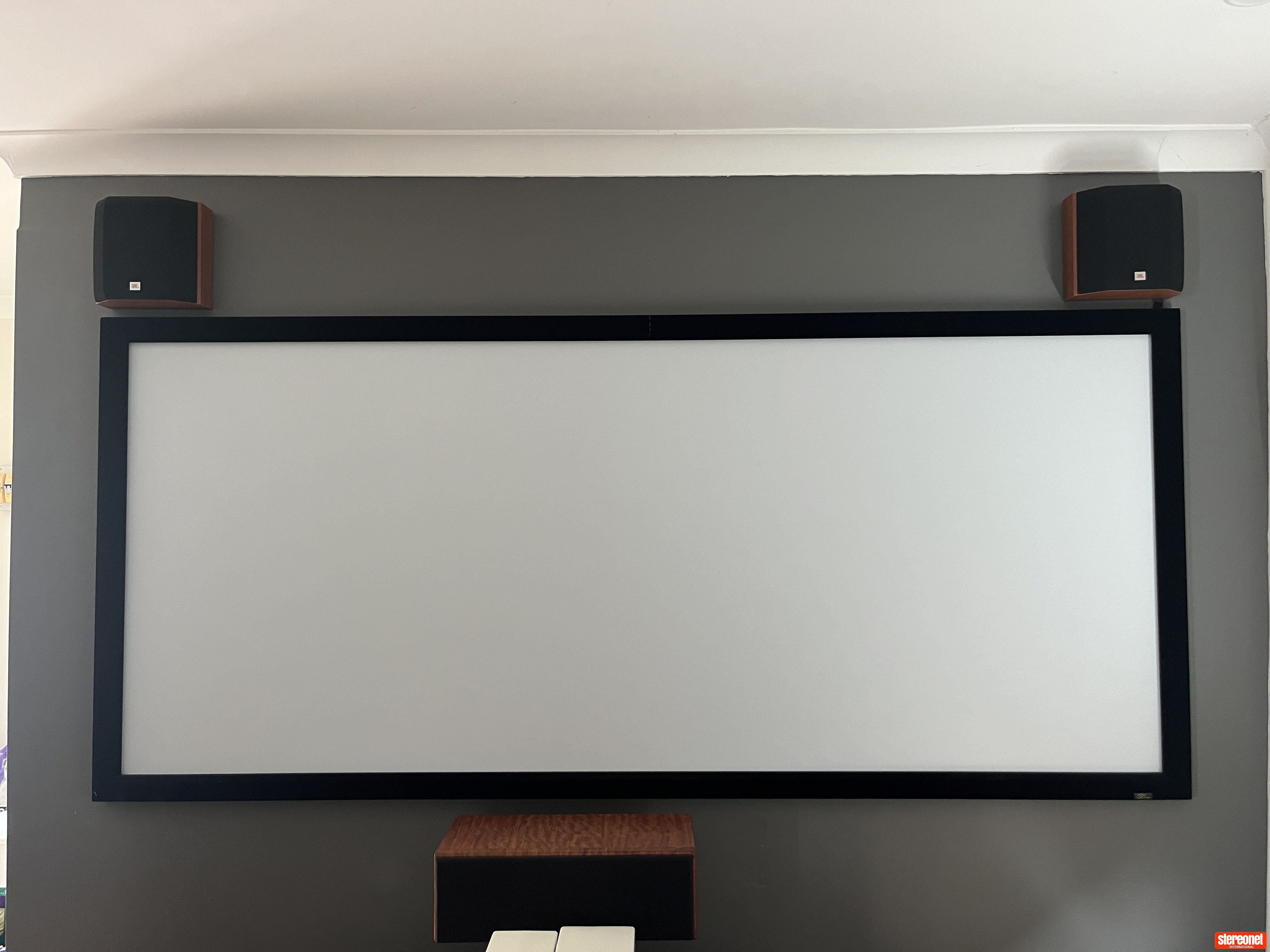 Elegance Screen 110 Inch Projector Screen - Projectors & Screens ...