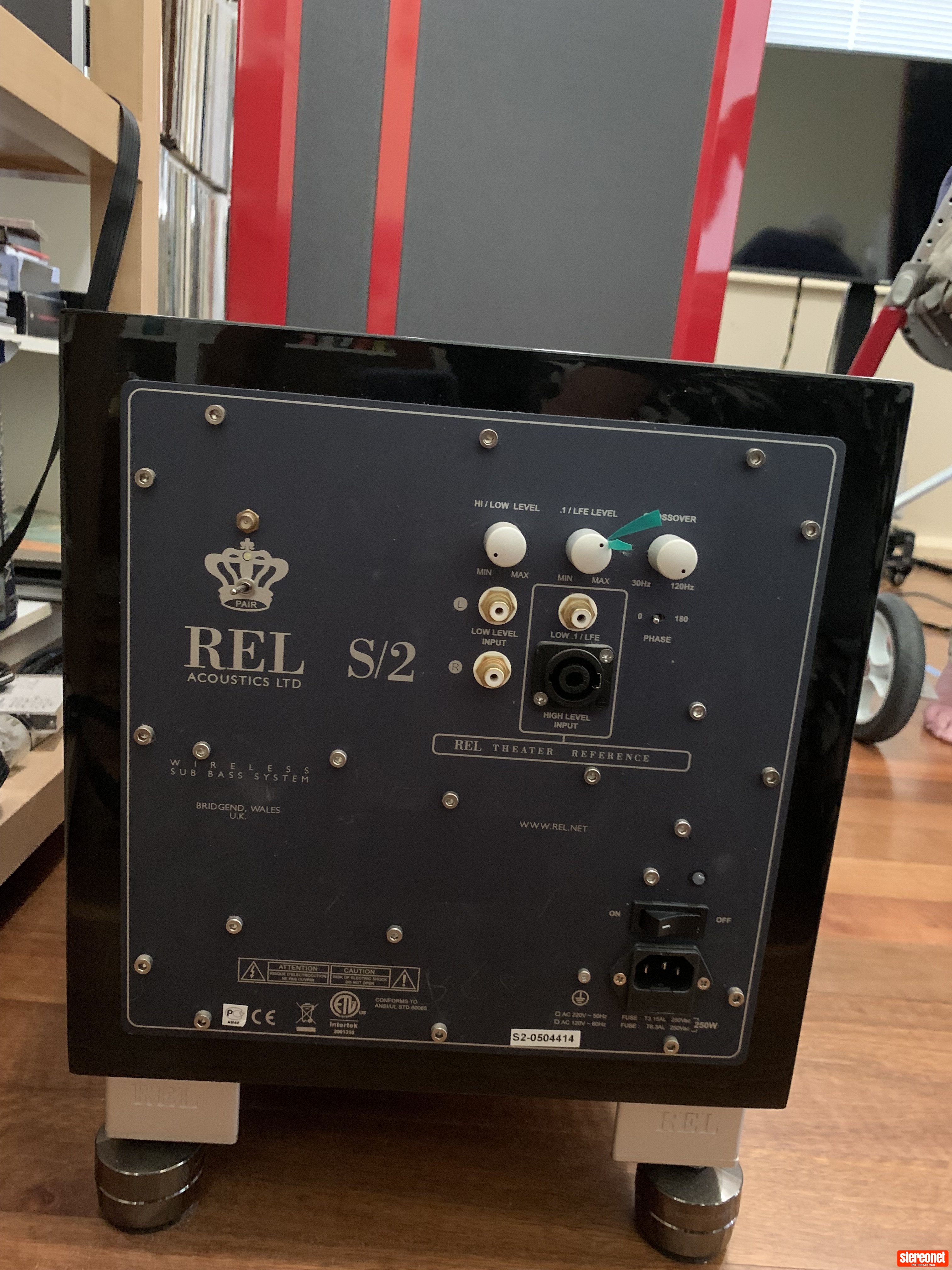 REL Acoustics S2 Subwoofer - Subwoofers - StereoNET