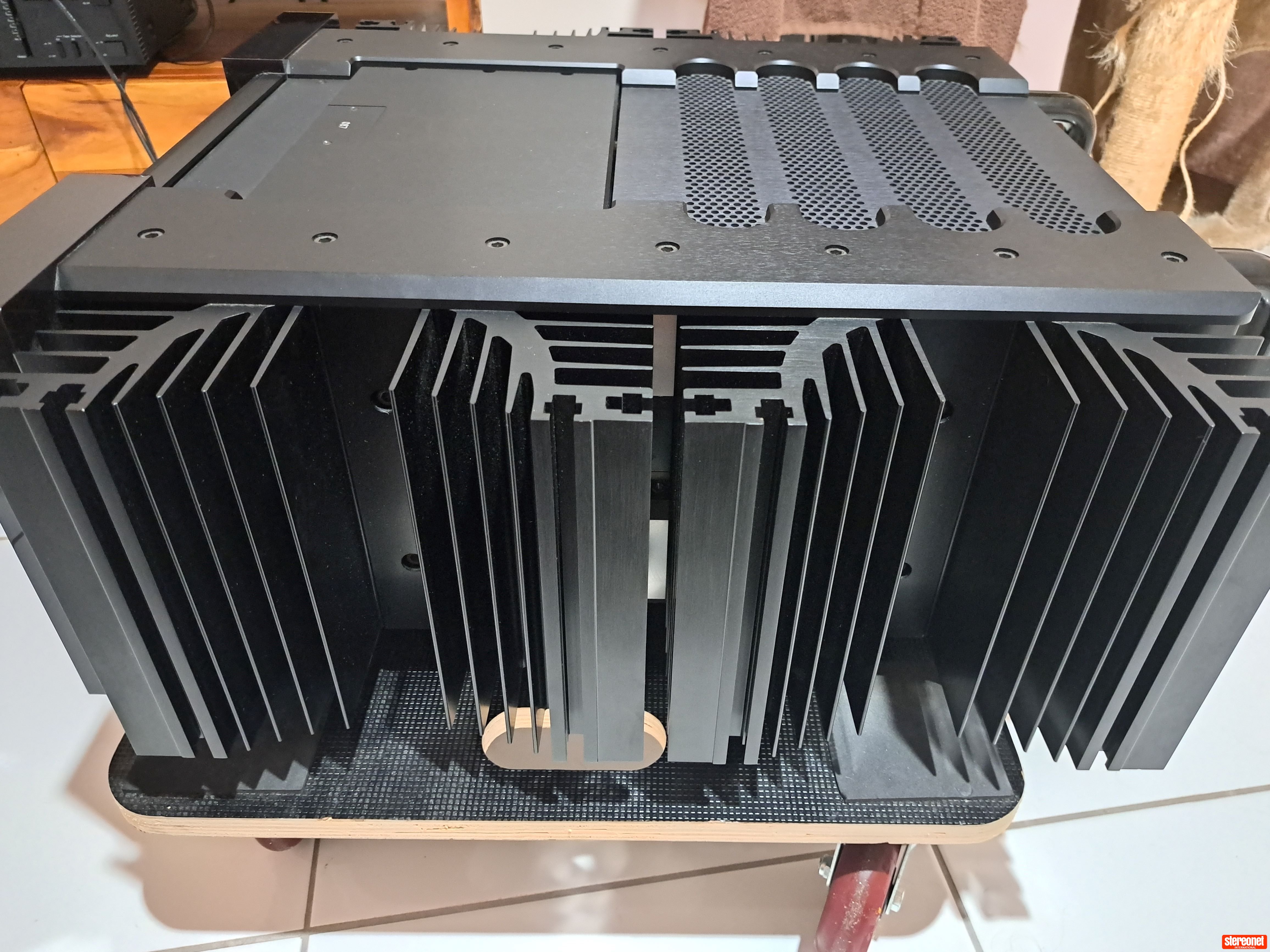 Gryphon Audio Antileon Signature Class A Stereo Power Amplifier - Power ...