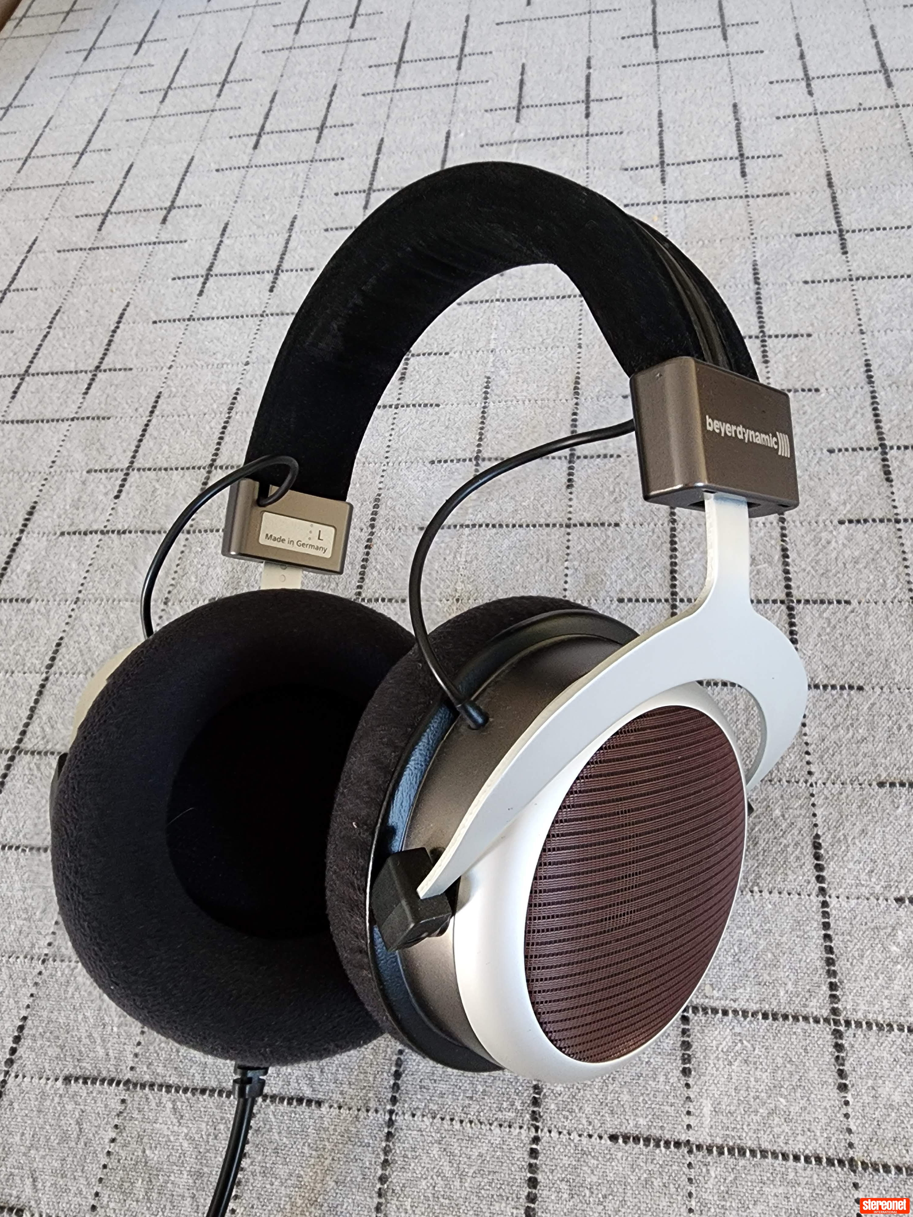 Beyerdynamic T90 Headphones - Over/On Ear - Headphones (Over/On Ear ...