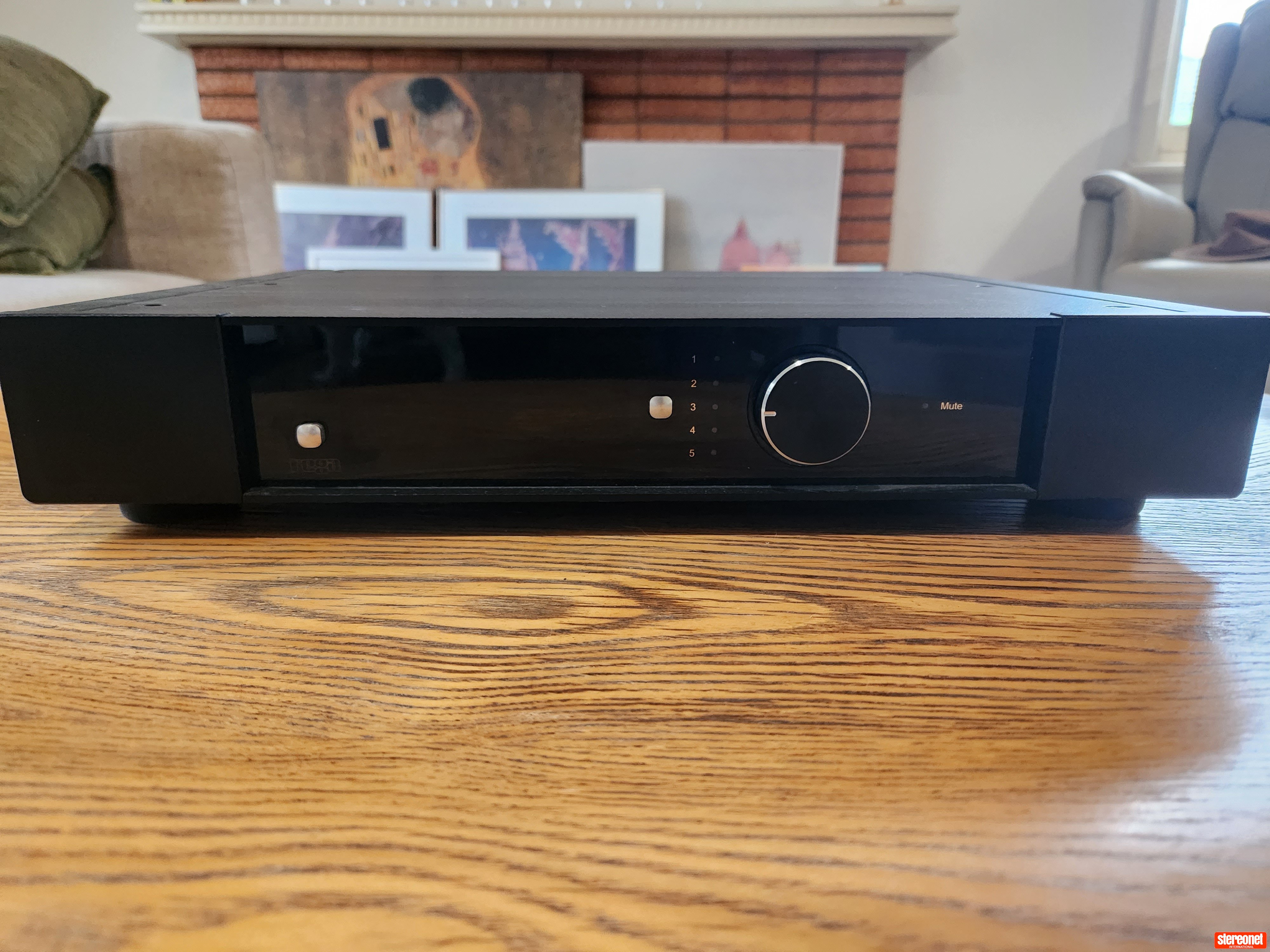 Rega Elex-R Integrated Amplifier (Solid State) - Integrated Amplifiers ...