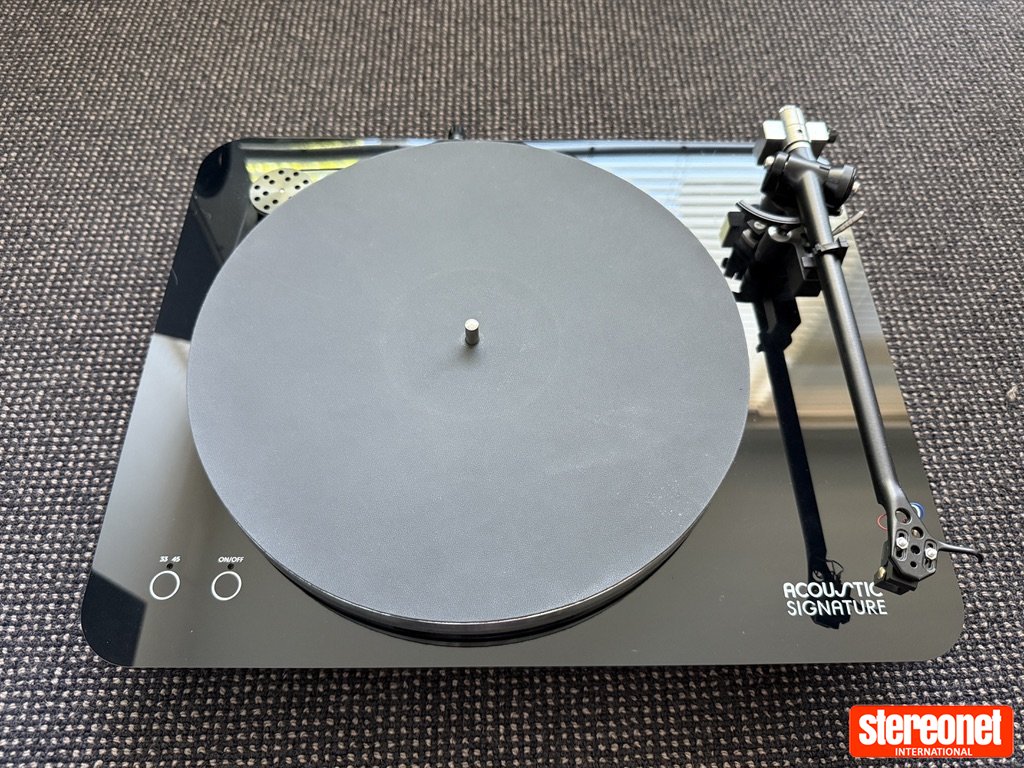 Acoustic Signature WoW Turntable and Tonearm Package - Turntables ...
