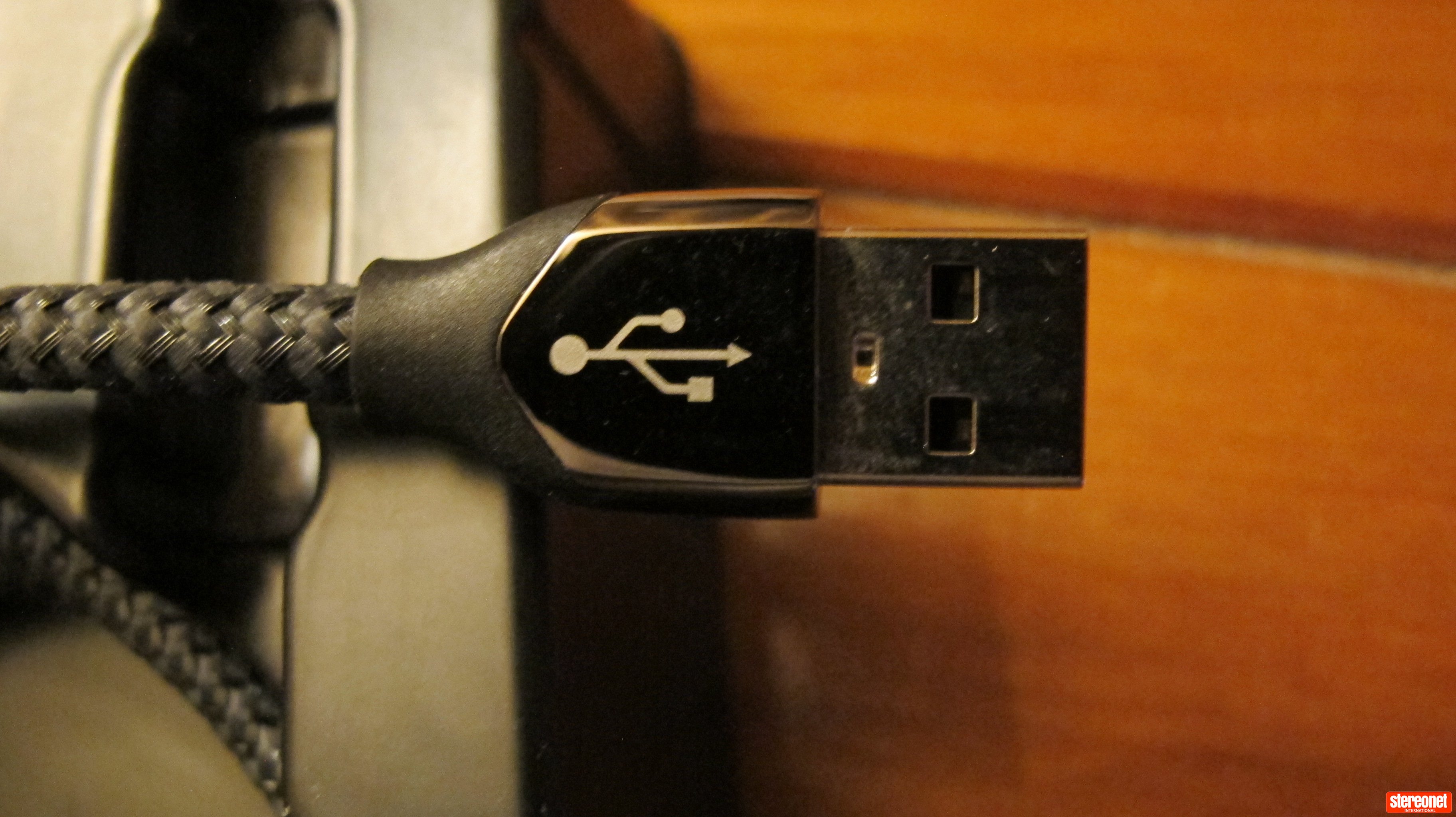 AudioQuest carbon USB Cable - Digital Cables - StereoNET