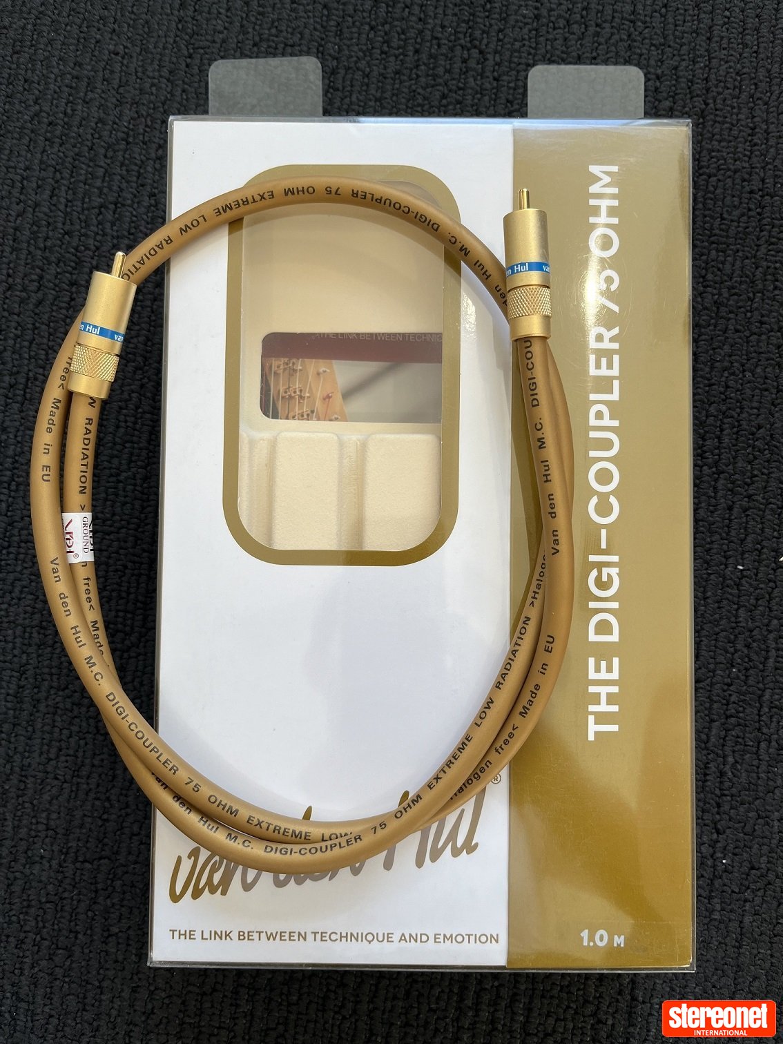 Van Den Hul The Digi-Coupler Coaxial Cable |﻿ Digital Cables