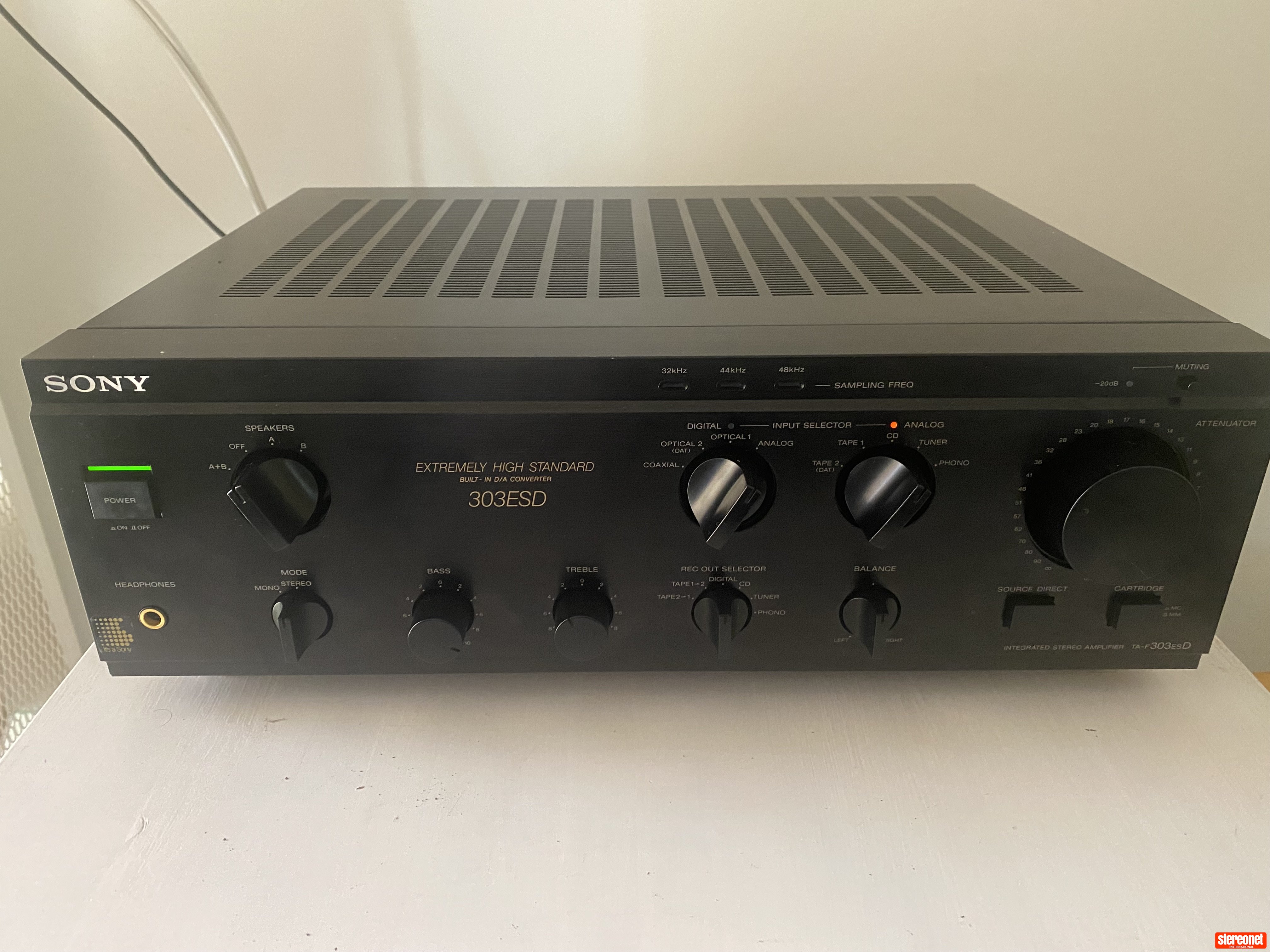 Sony 330 ESD Integrated Amplifier (Solid State) |﻿ Integrated Amplifiers
