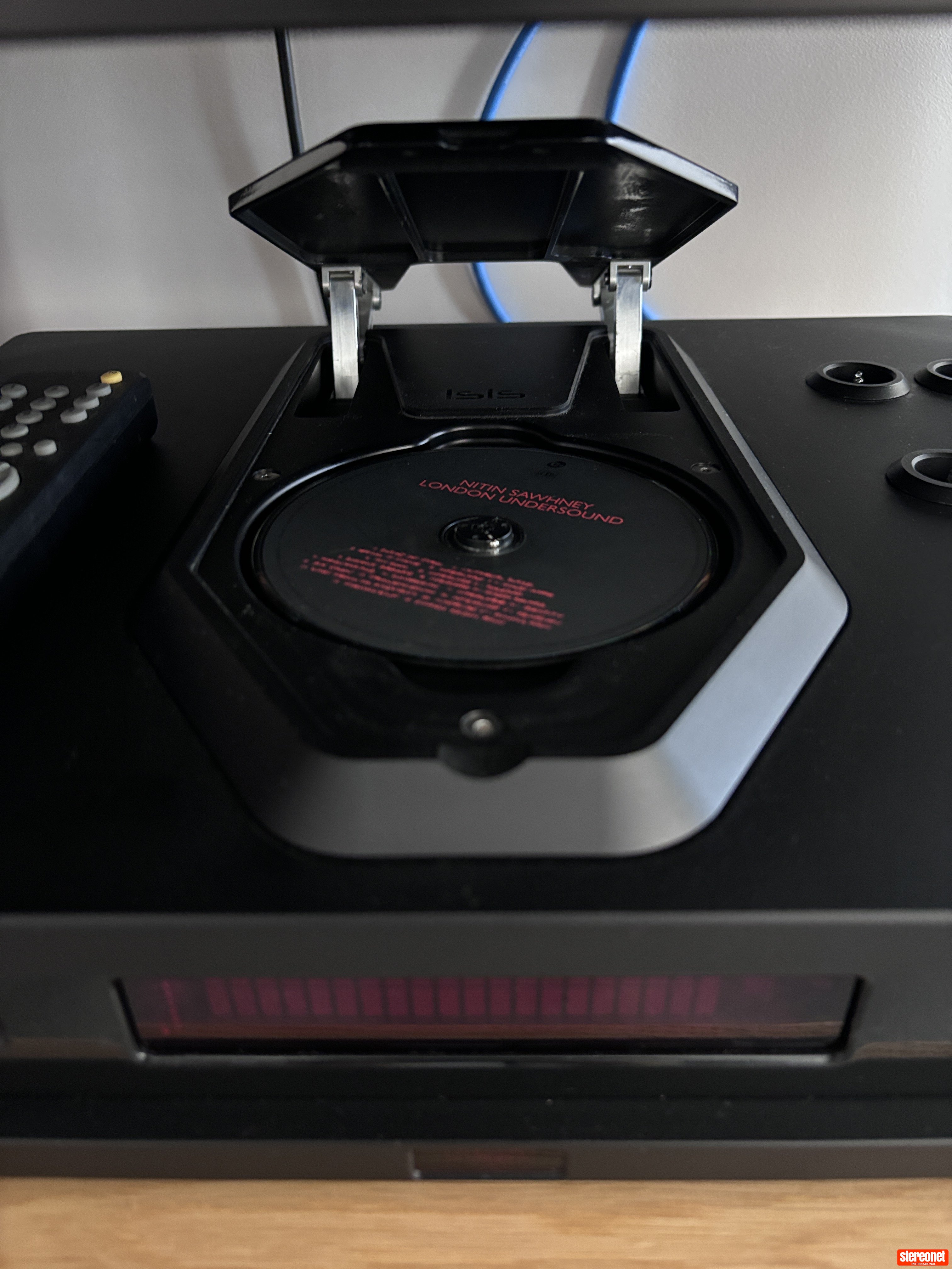 Rega Isis Valve CD Player - CD/SACD Players & Transport - StereoNET