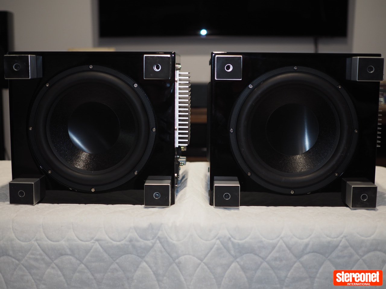 REL Acoustics T7i Subwoofer (Active / Powered) - Subwoofers - StereoNET