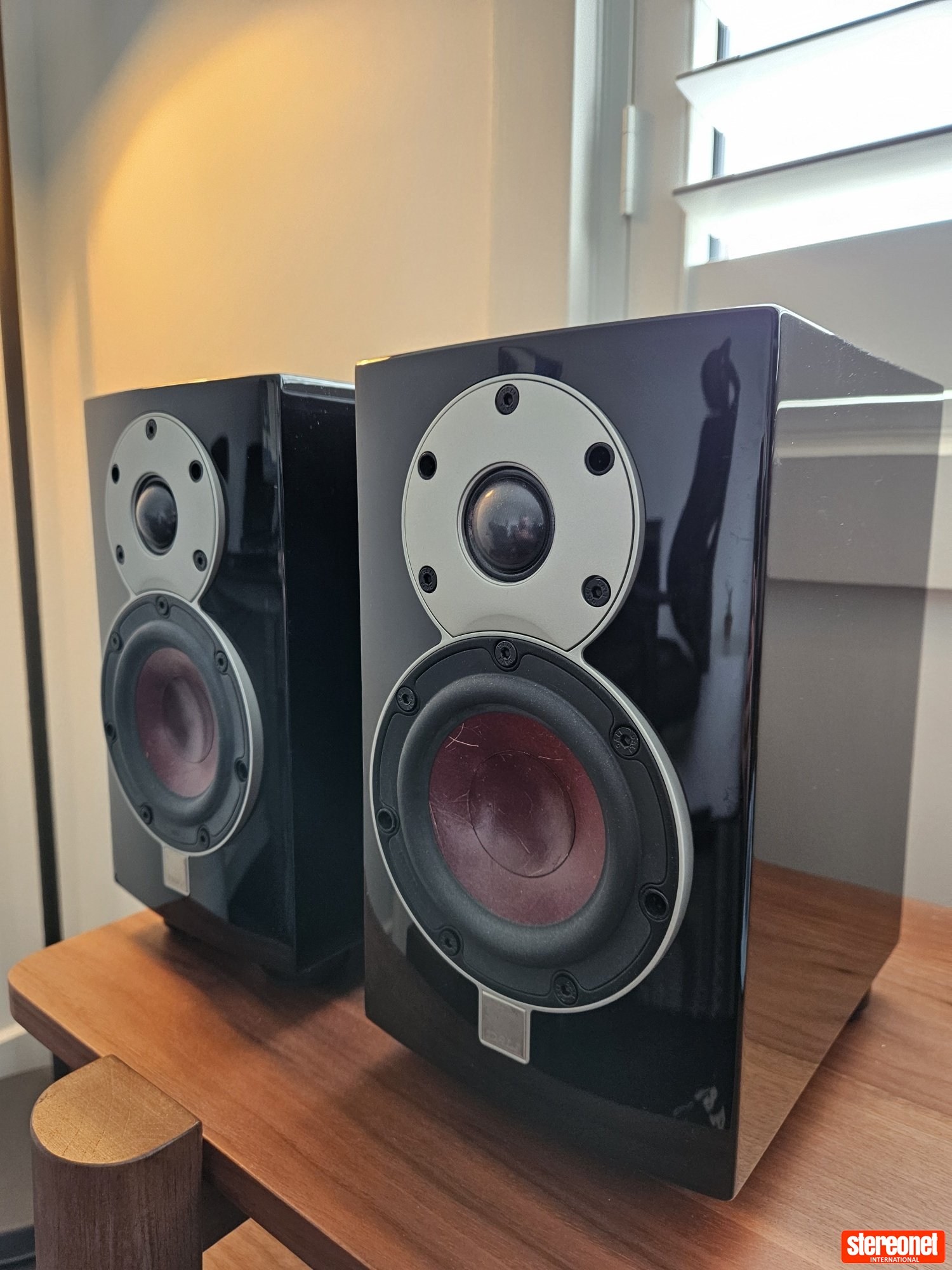 DALI Menuet Bookshelf Loudspeakers - Bookshelf & Small Monitors - StereoNET