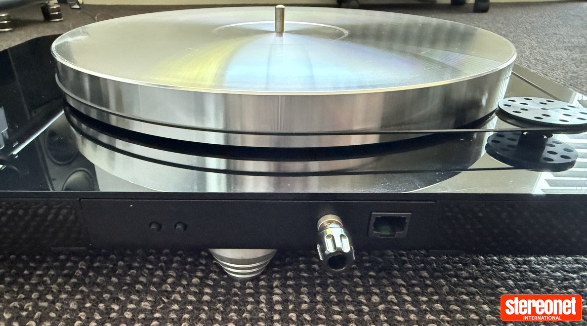 Acoustic Signature WoW Turntable and Tonearm Package - Turntables ...