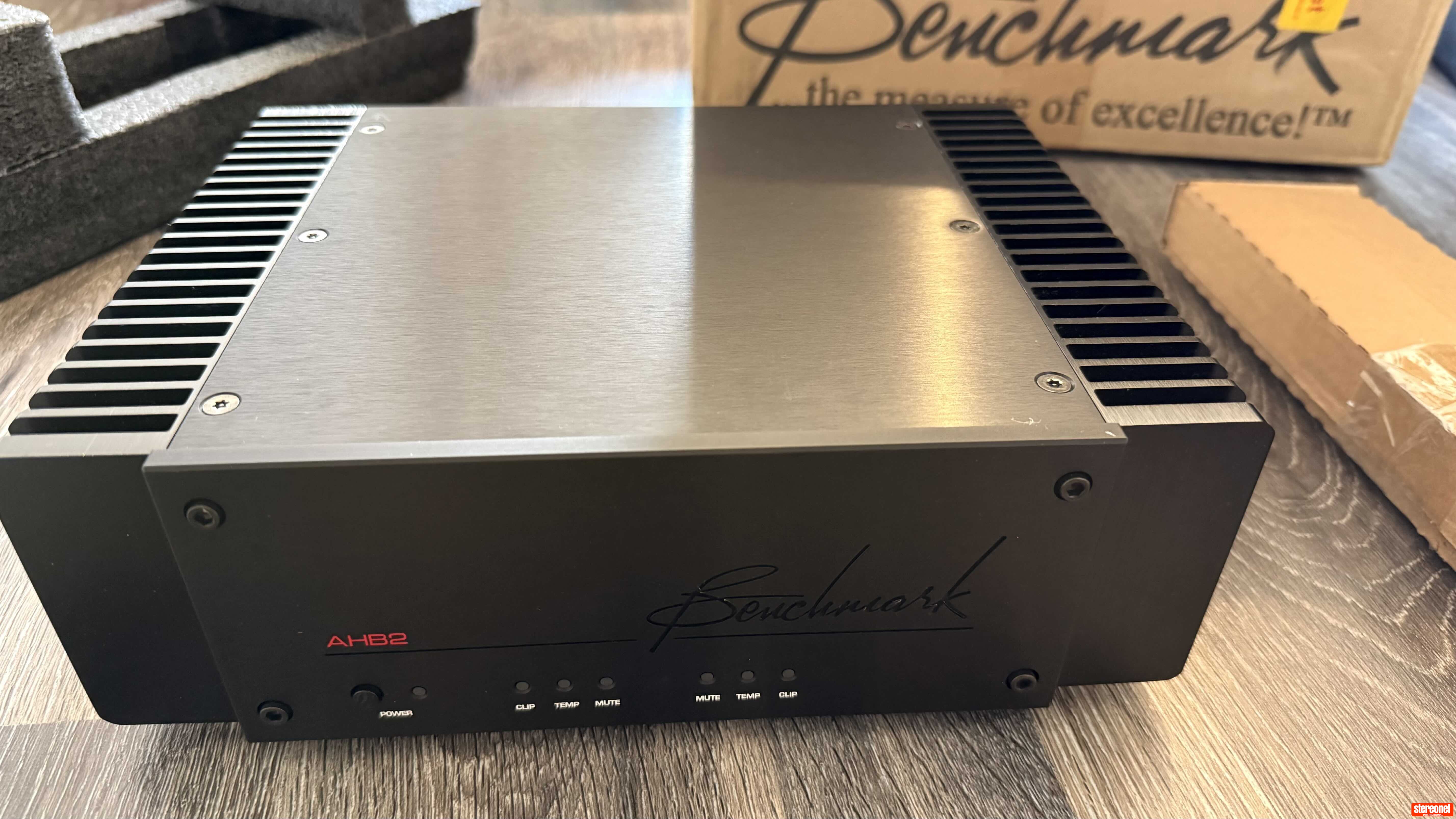 Benchmark Media Systems AHB2 (Black) Power Amplifier - Power Amplifiers ...