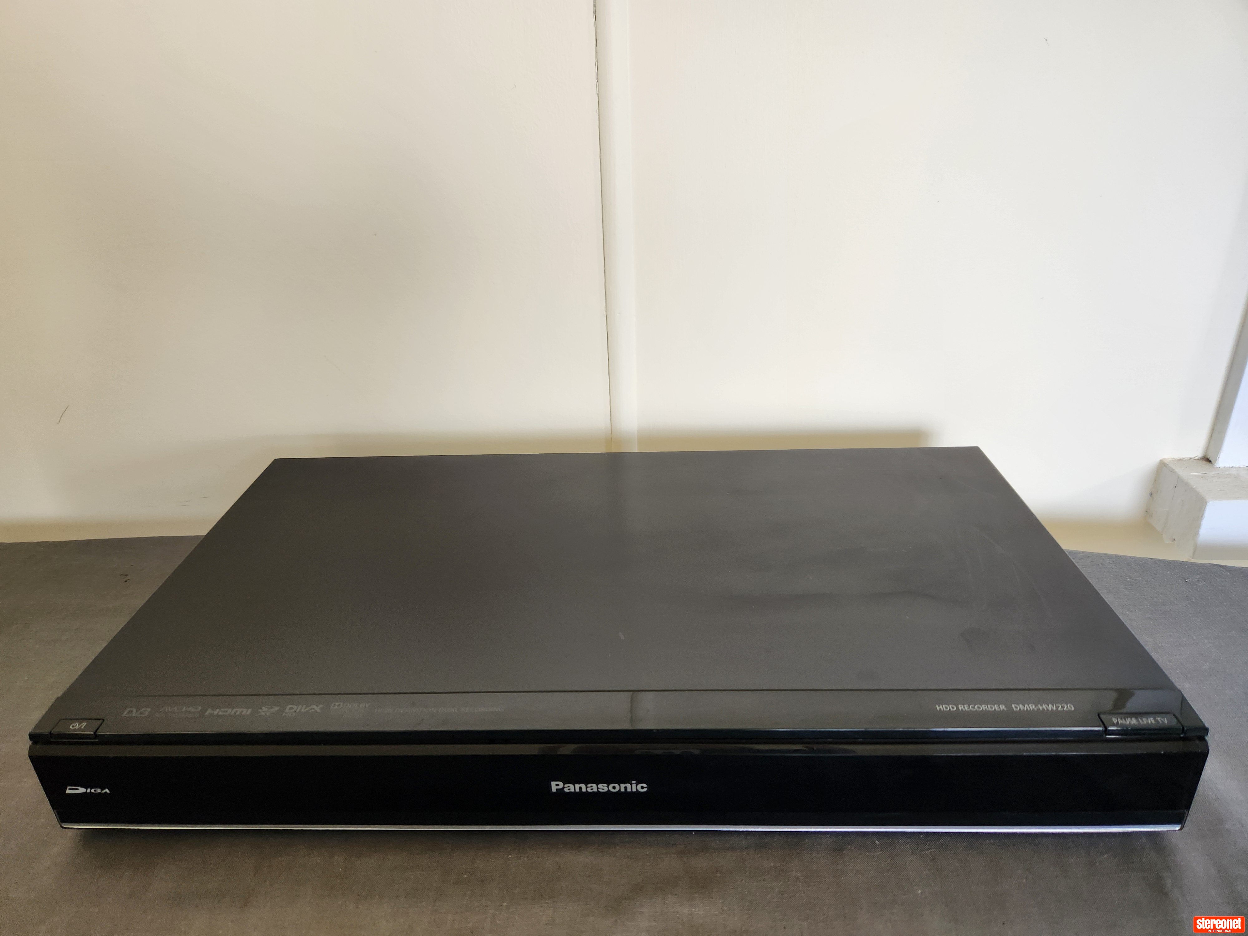 Panasonic DMR-HW220 Twin Tuner PVR - DVD / Blu-ray / Streaming Players ...