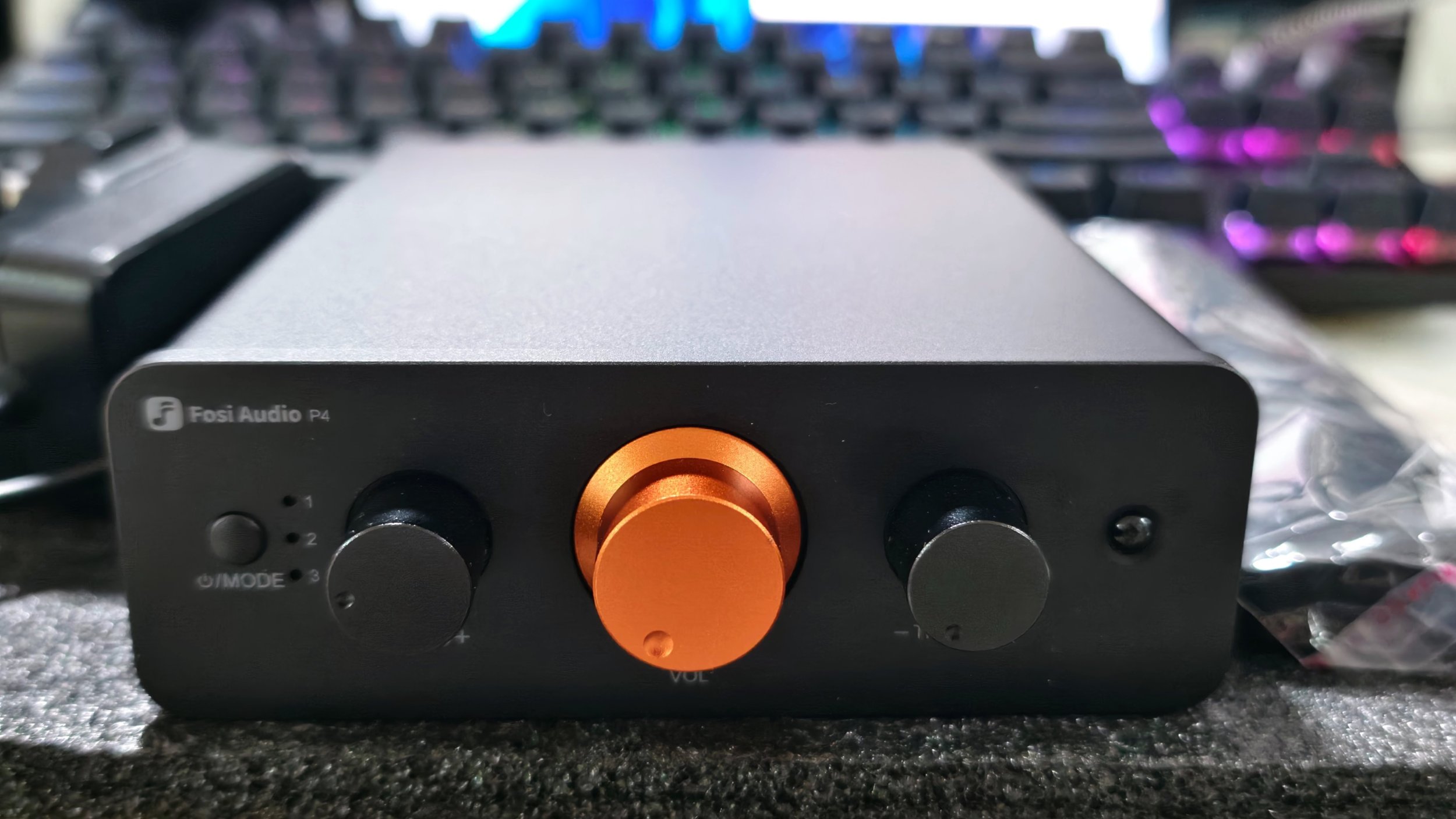 Fosi Audio P4 Preamplifier - Stereo Amplifiers & Pre-Amps - StereoNET