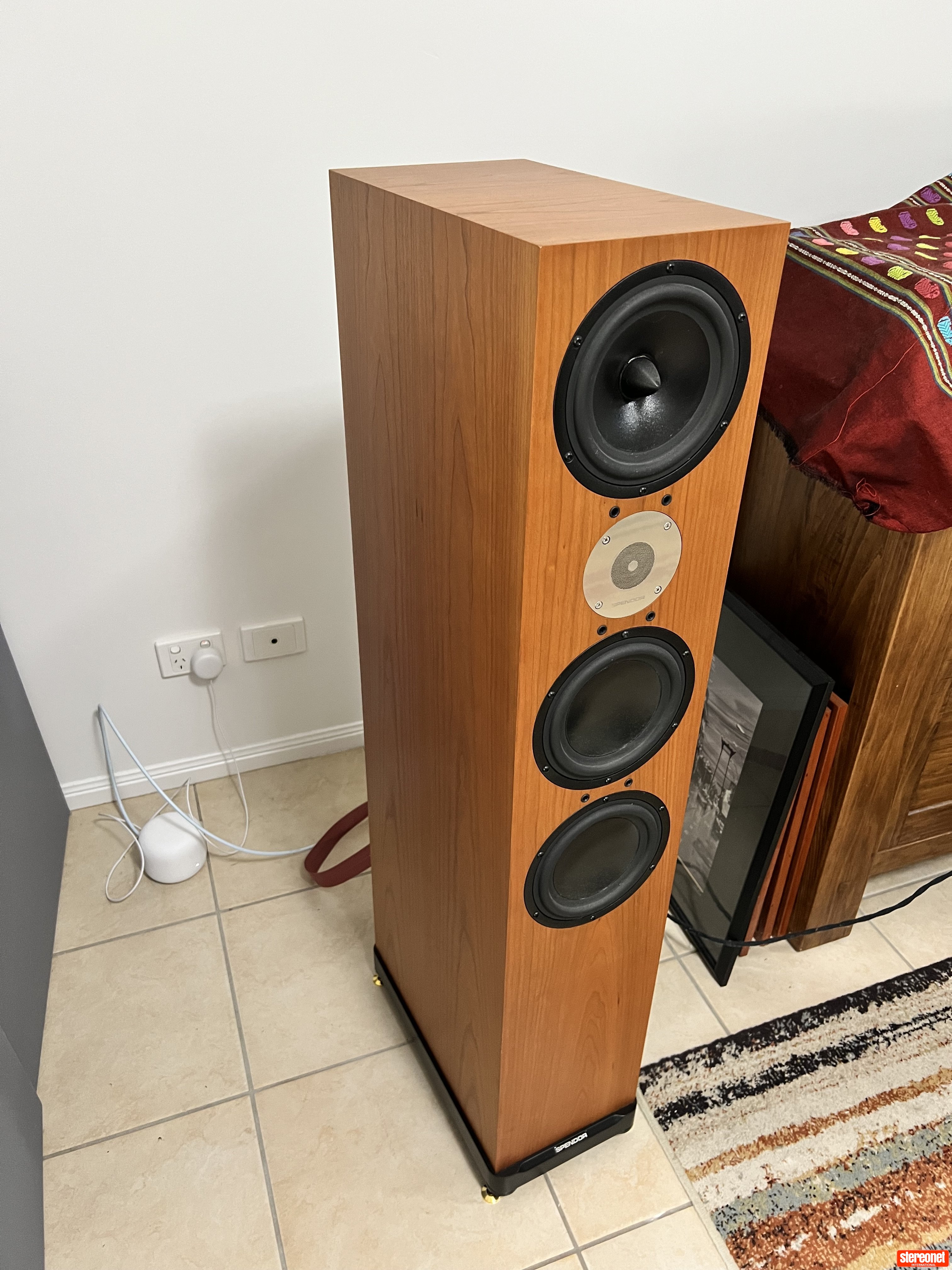 Spendor D9 Floorstanding Loudspeakers - Floorstanders & Large Monitors ...