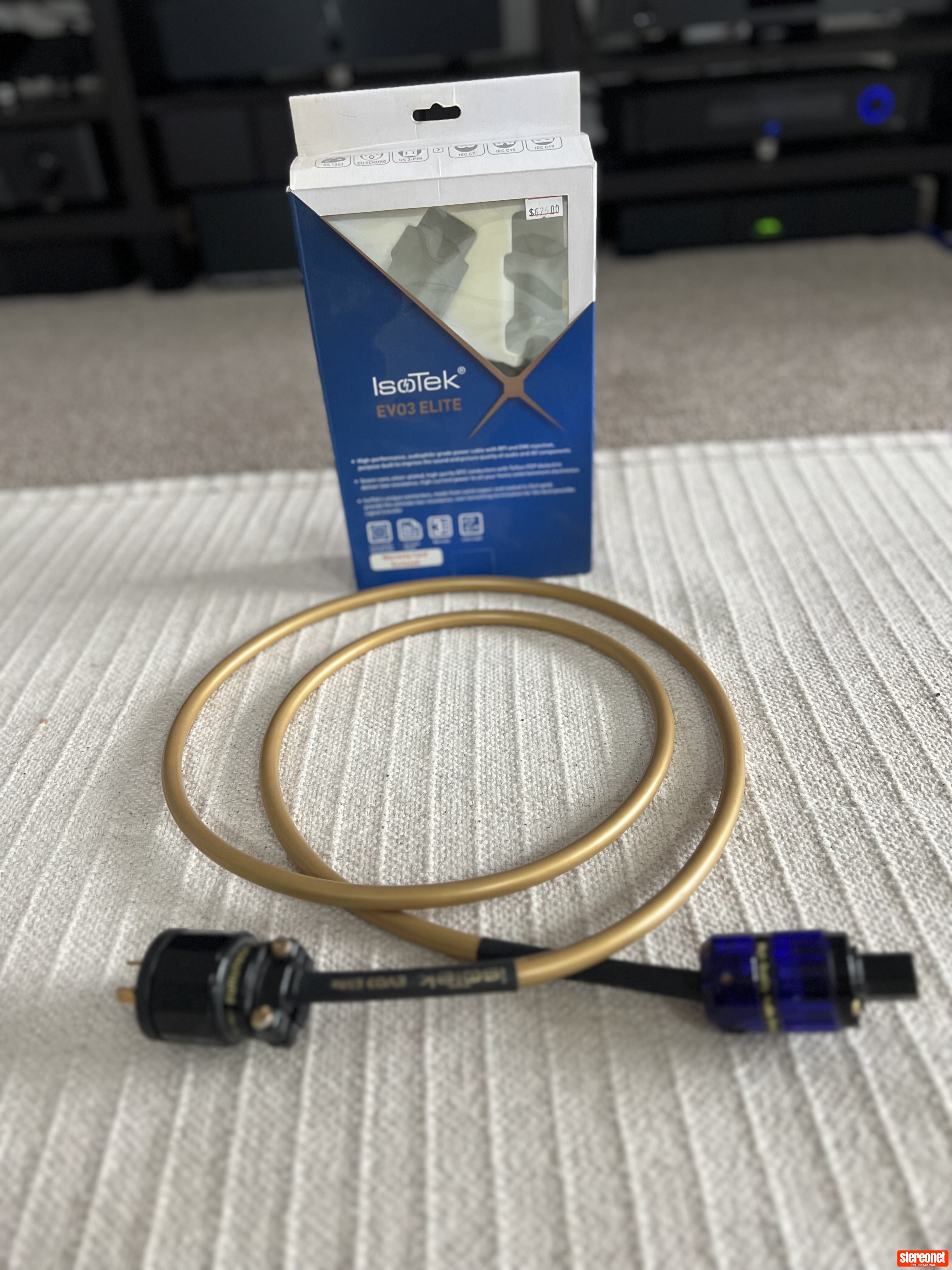 IsoTek Evo3 Elite Power Cable - Power Cables - StereoNET