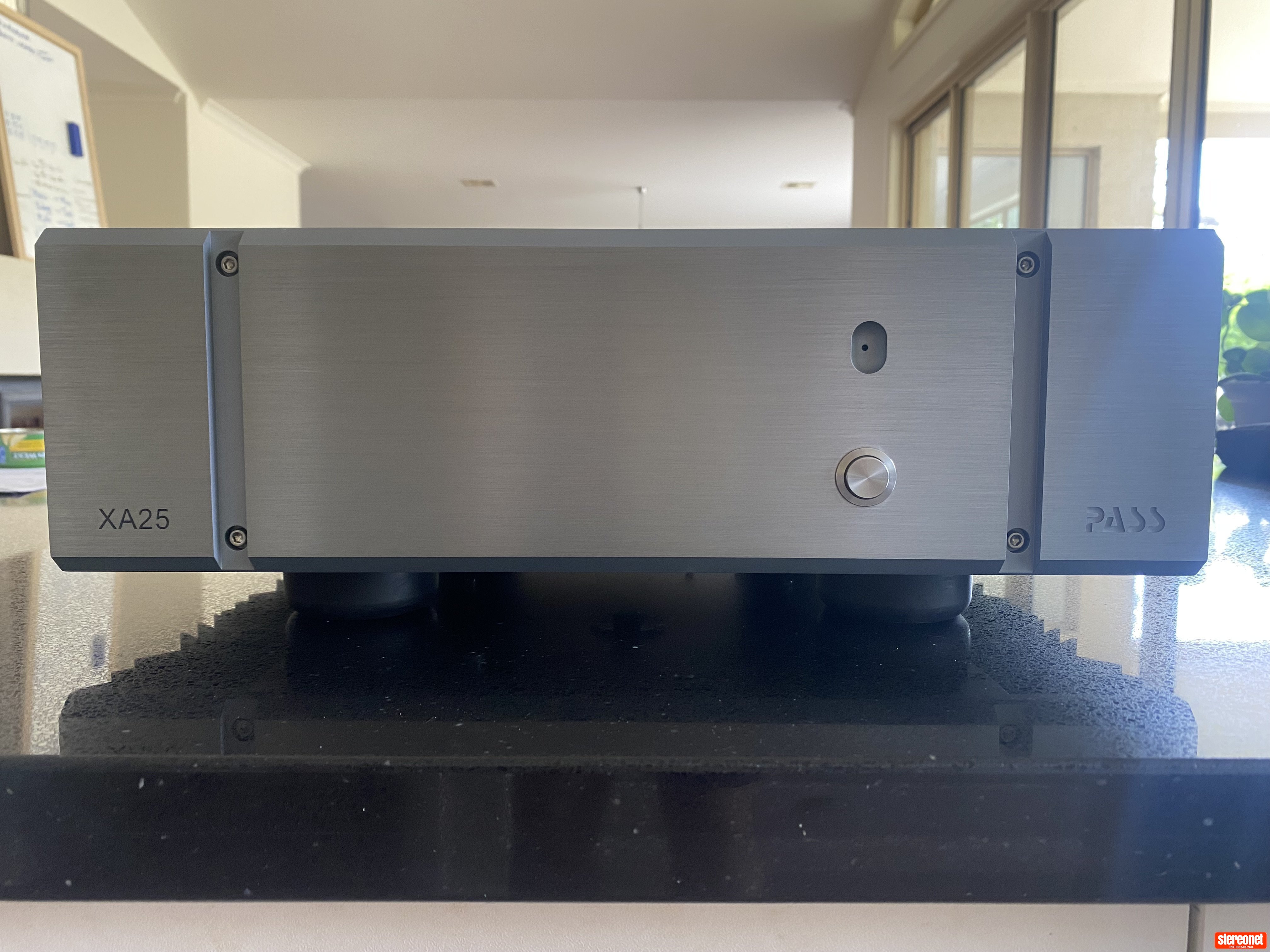 Pass Labs XA25 Power Amplifier - Power Amplifiers - StereoNET