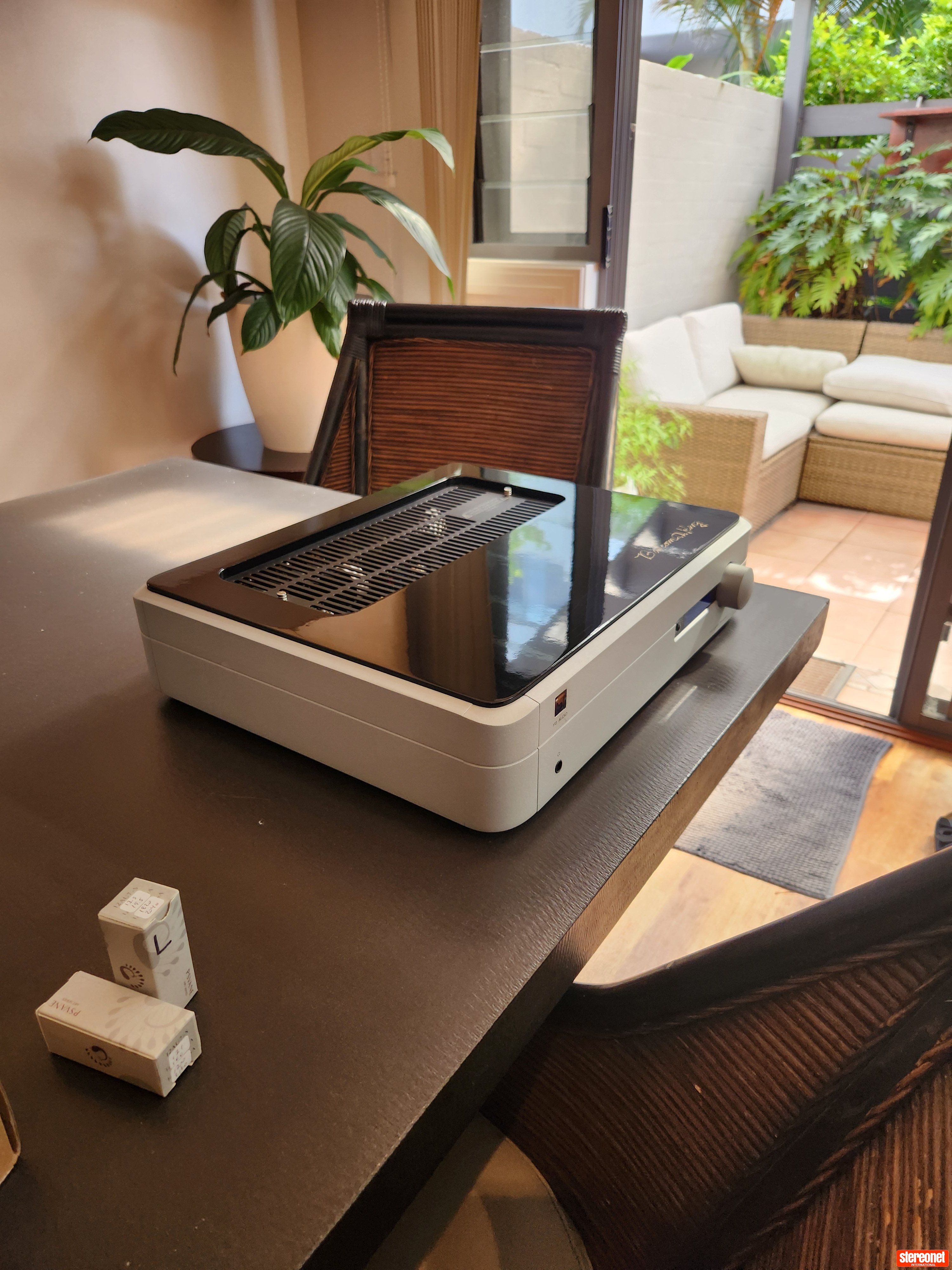 PS Audio BHK signature Pre Amplifier - Pre Amplifiers - StereoNET