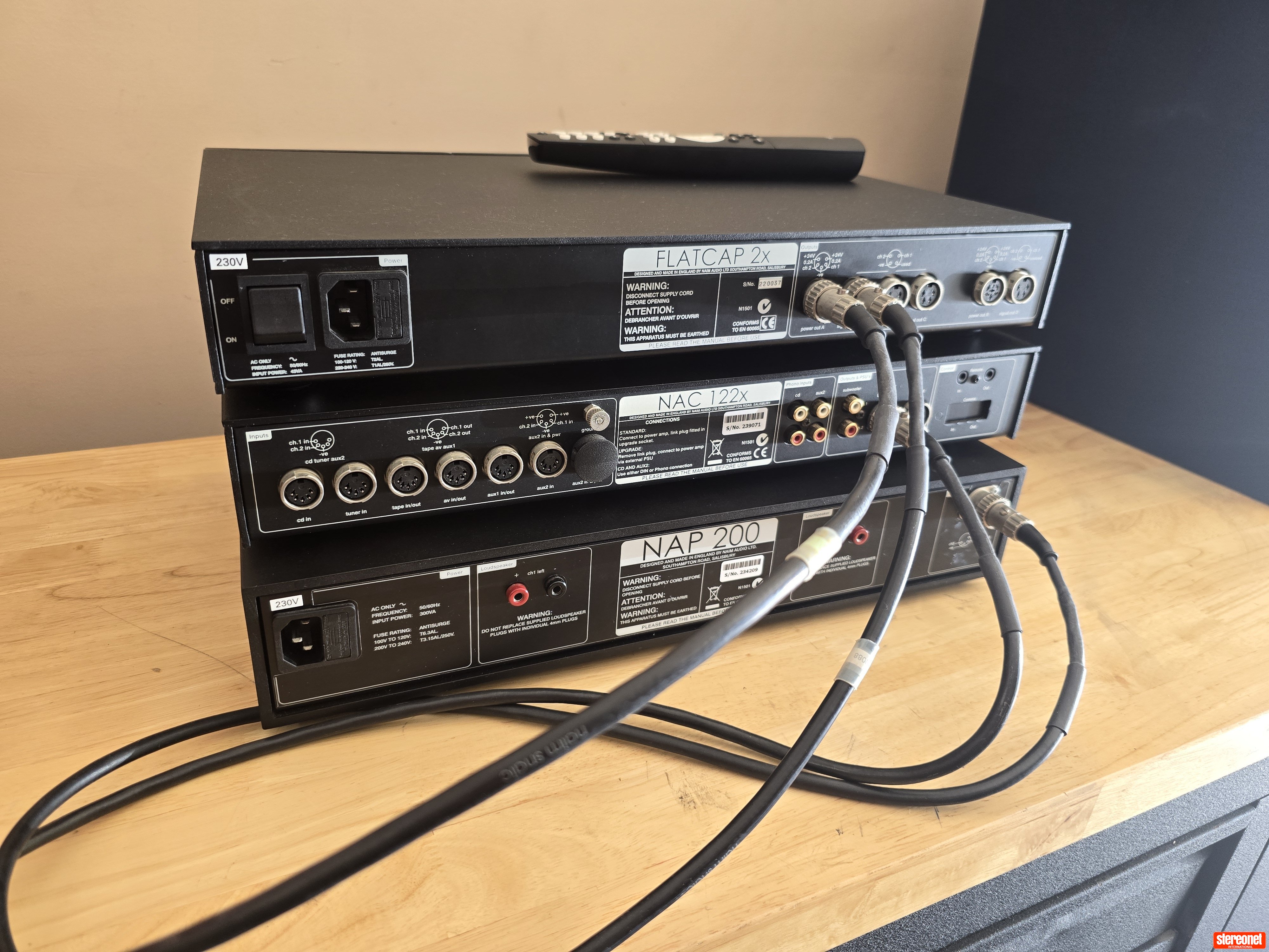 Naim Audio NAC 122x and Flatcap 2x Pre Amplifier - Pre Amplifiers ...