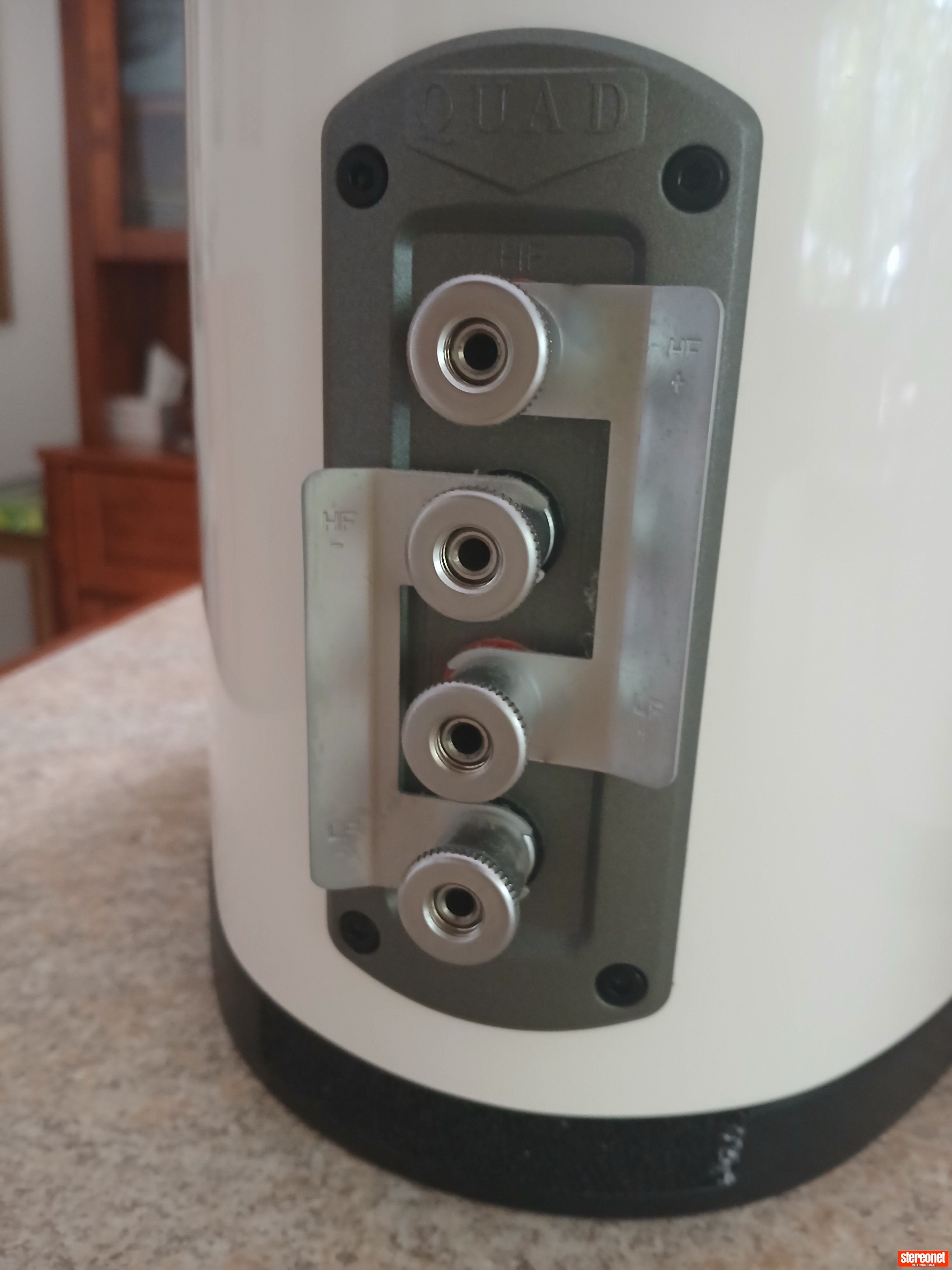 Quad Z2 Bookshelf Loudspeakers - Bookshelf & Small Monitors - StereoNET