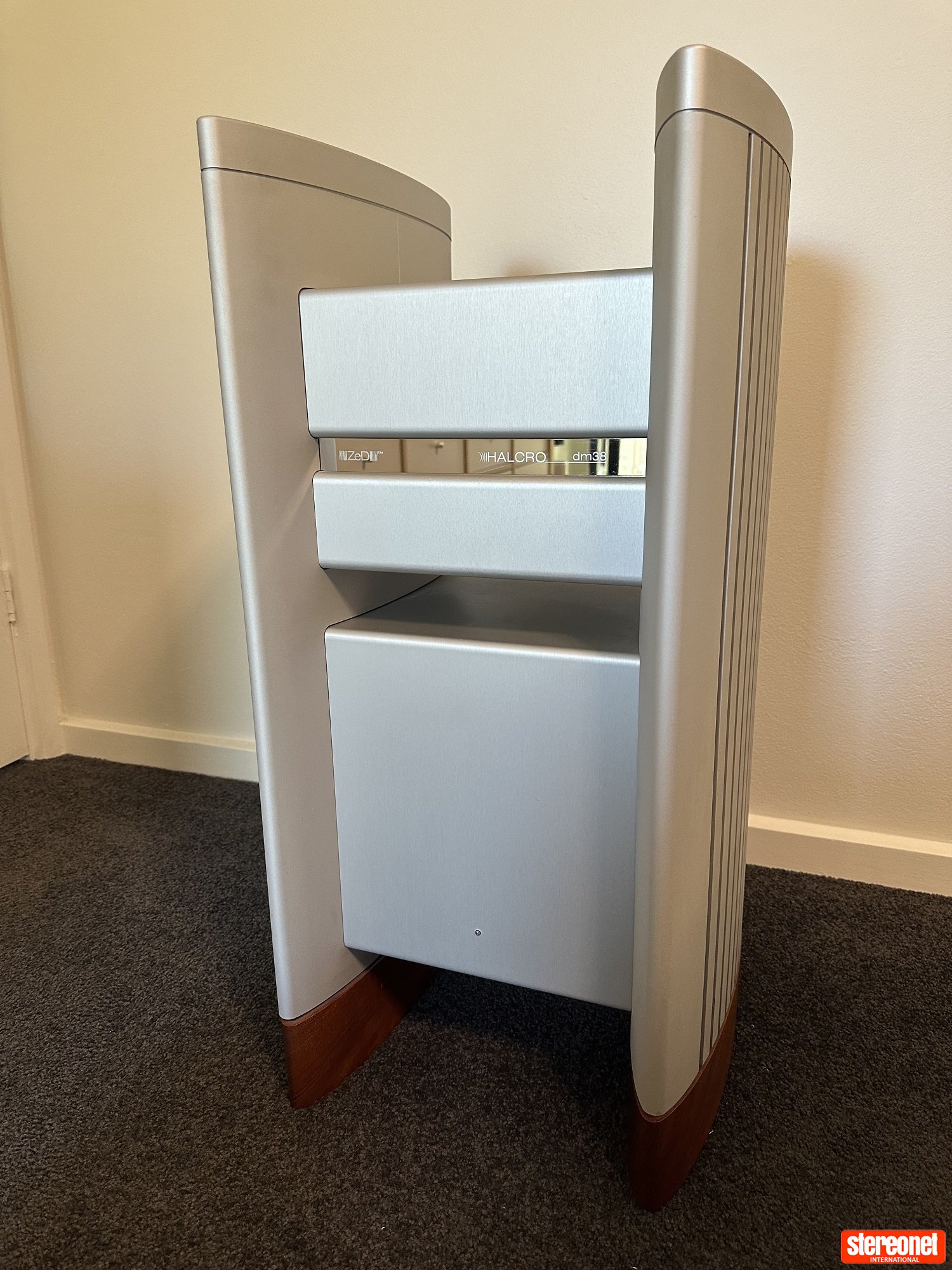 Halcro DM-38 Power Amplifier - Power Amplifiers - StereoNET