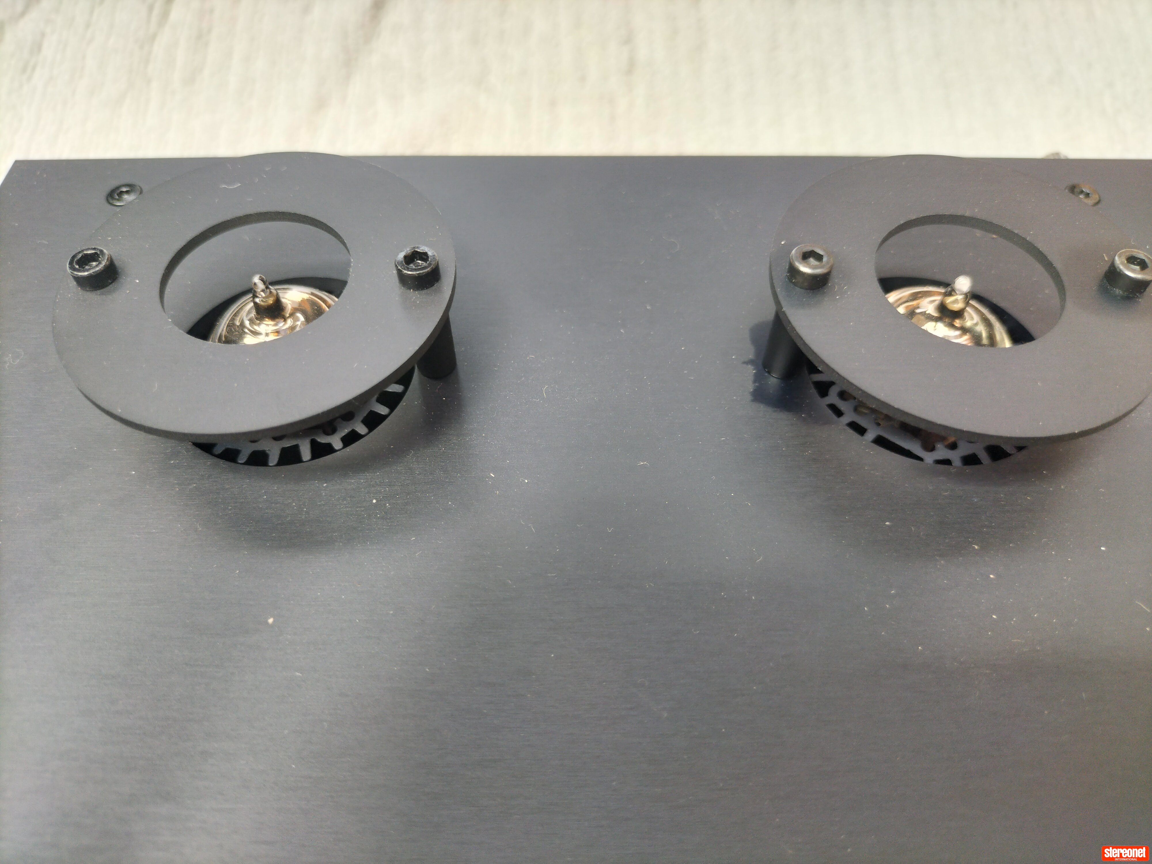 Pro-Ject Tube Box DS2 Phono Preamplifier - Pre Amplifiers - StereoNET