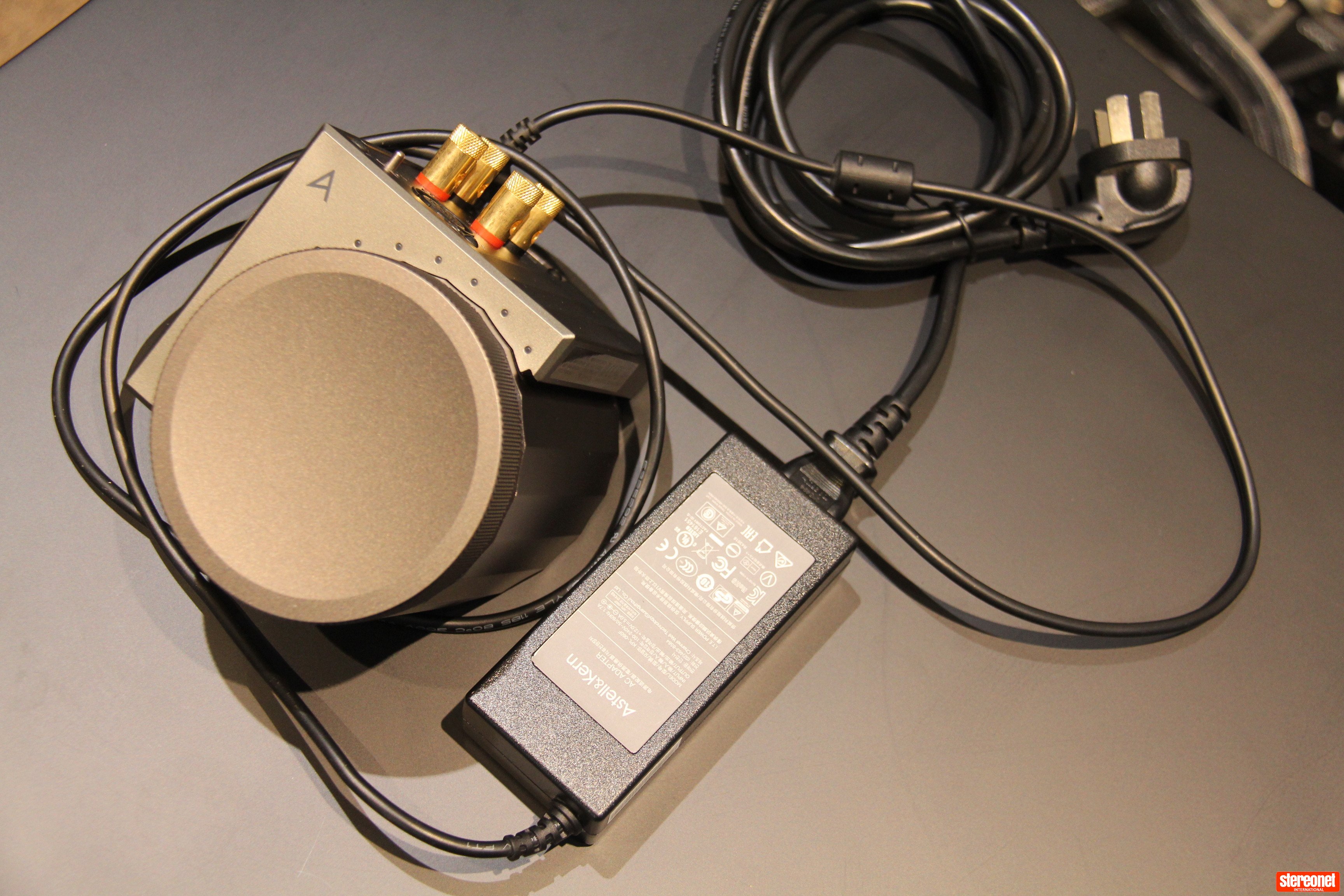 Astell&Kern ACRO L1000 Headphone Amplifier (with DAC) - Headphone Amps ...