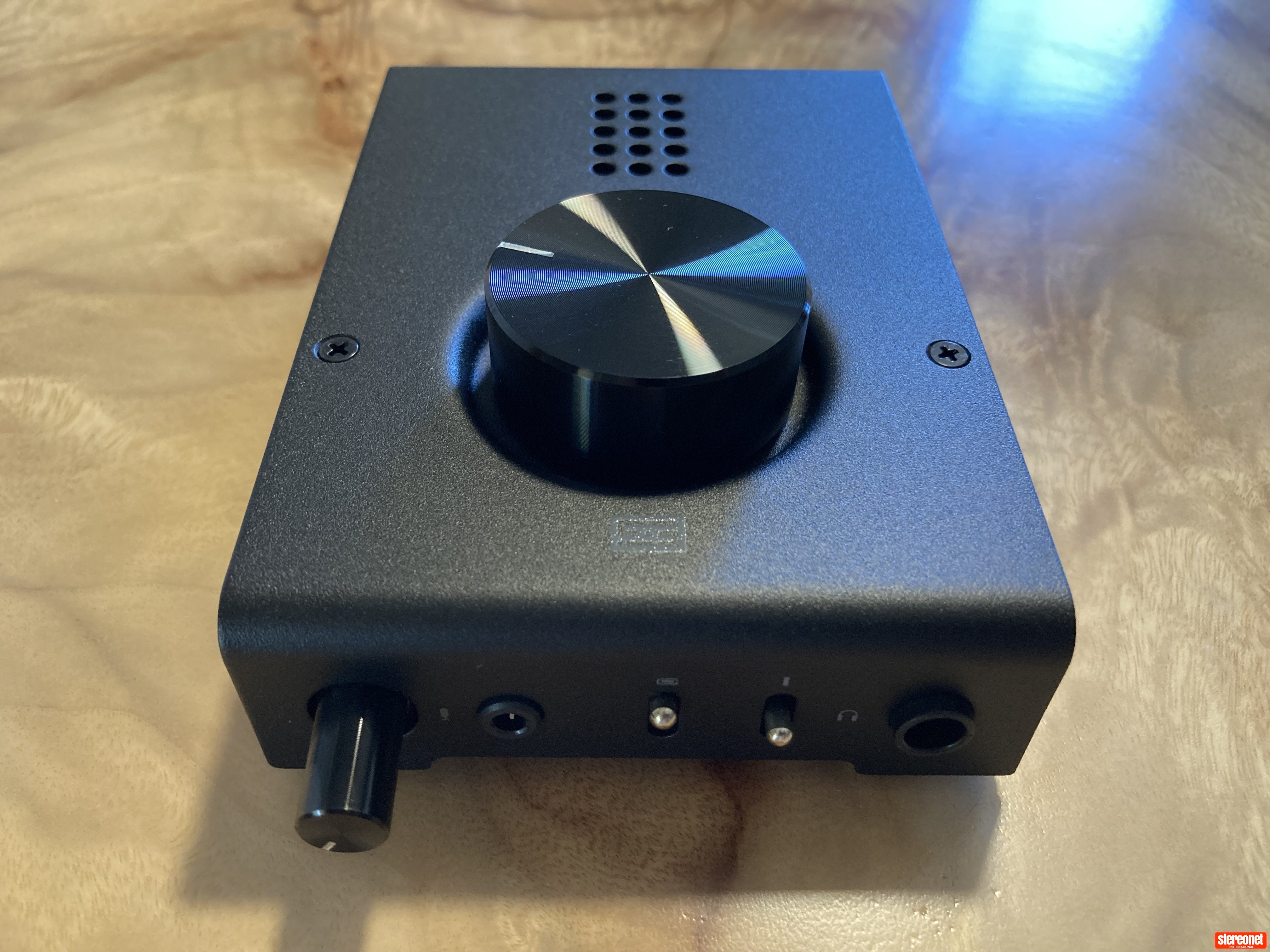 Schiit Audio Hel Plus Headphone Amplifier (with DAC) - Headphone Amps ...